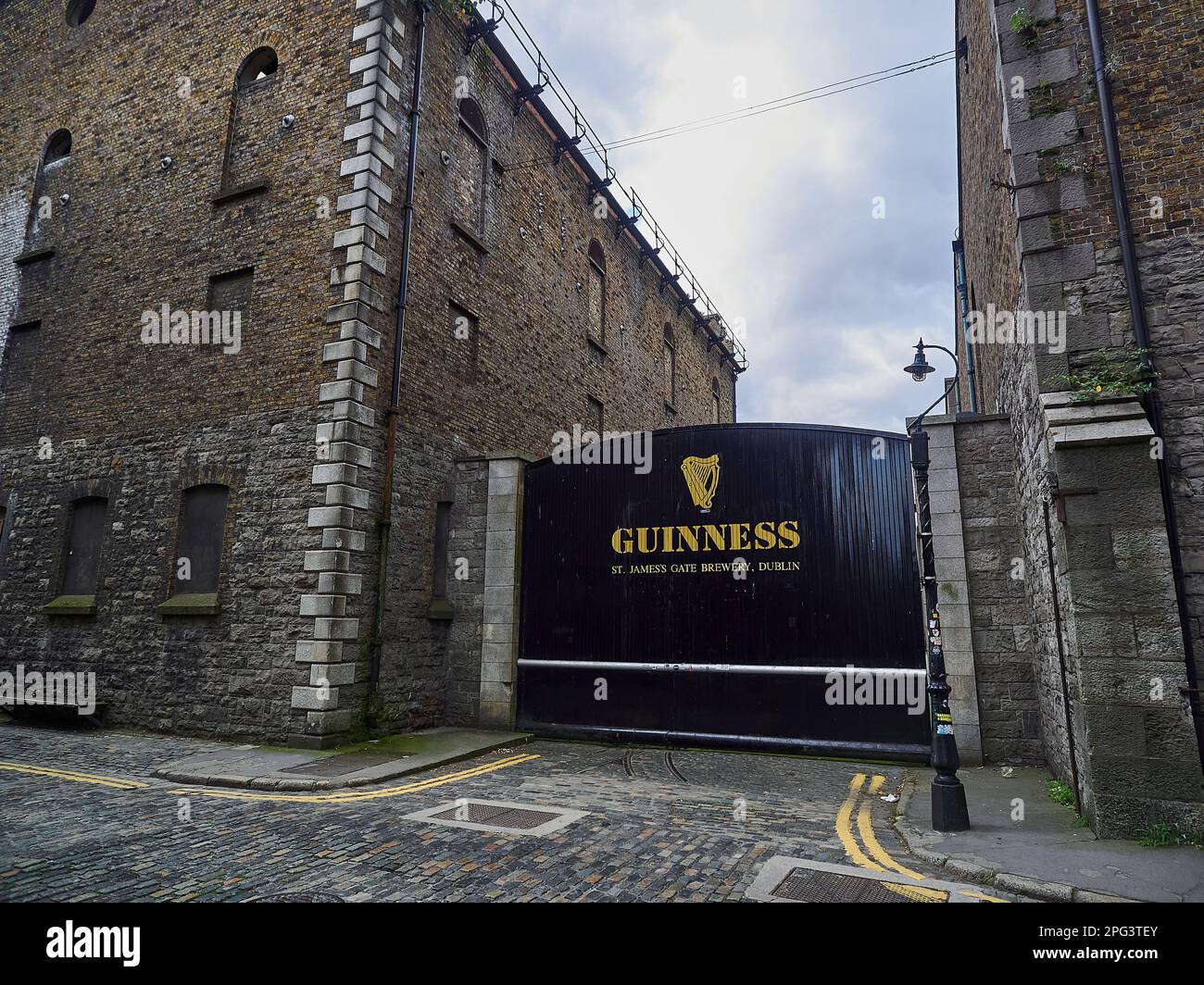 Guinness beer hi-res stock photography and images - Alamy