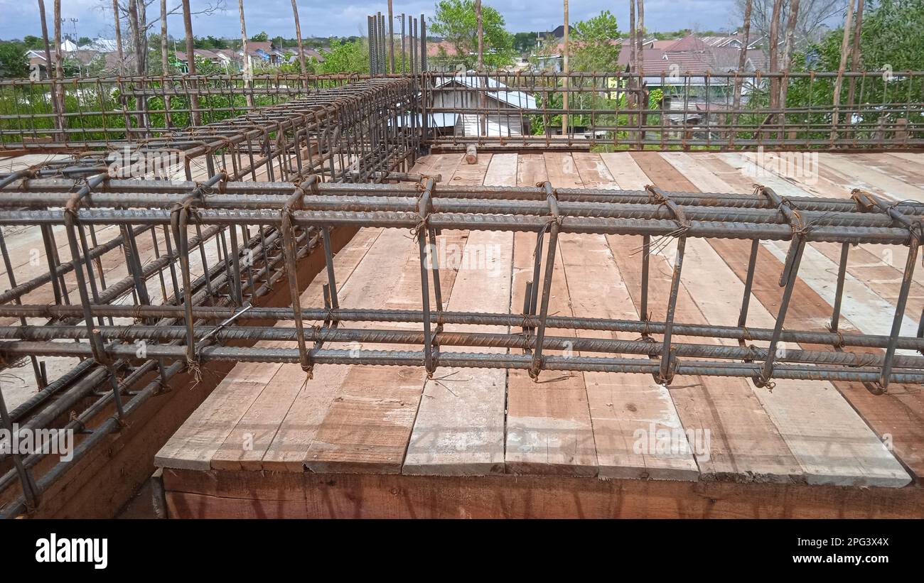 Construction worker Making Reinforcement steel rod Stock Photo - Alamy