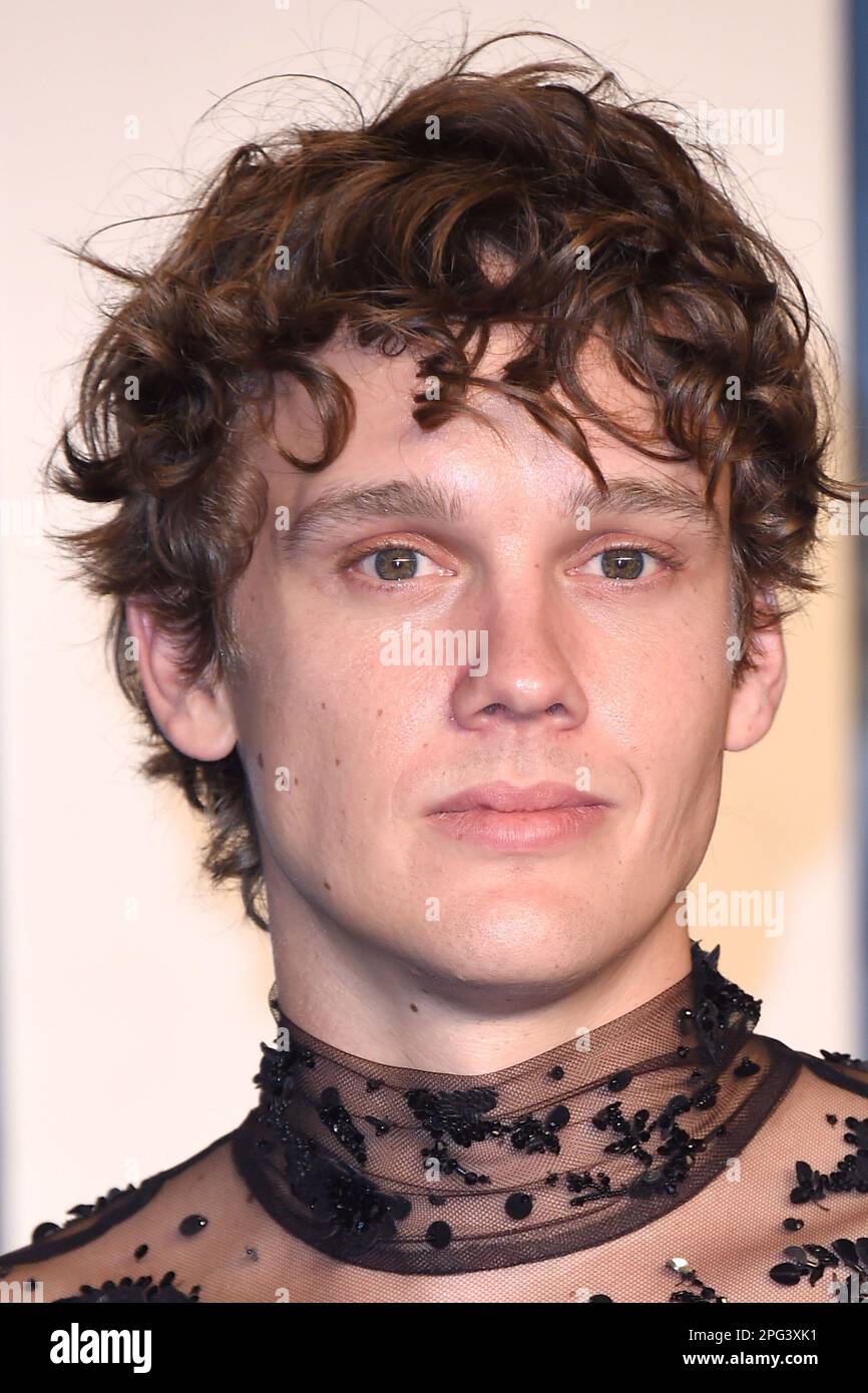 Hunter doohan vanity fair oscar party hi-res stock photography and ...