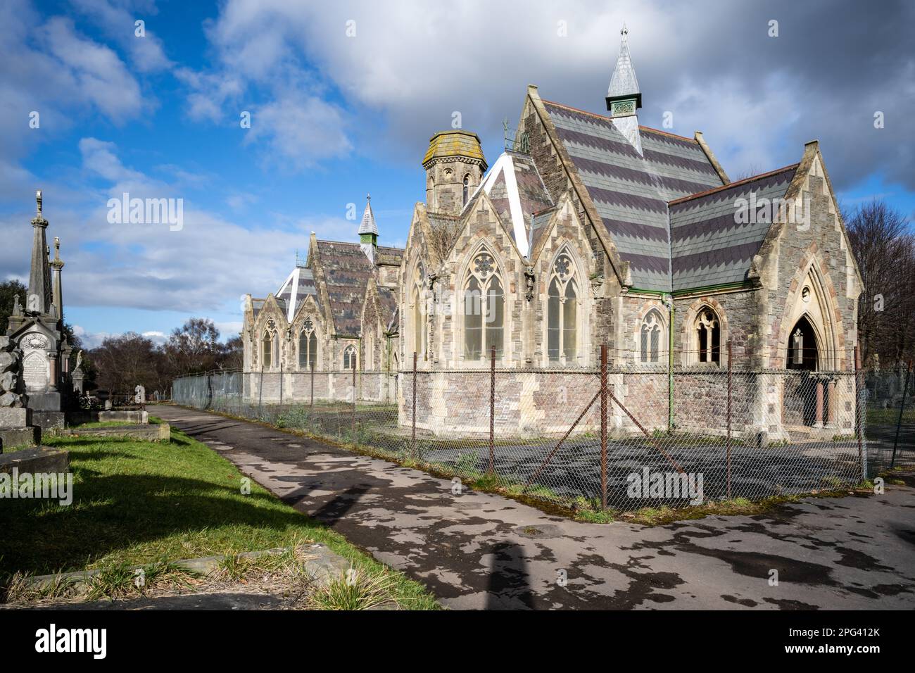 Victorian graveyard hi-res stock photography and images - Alamy