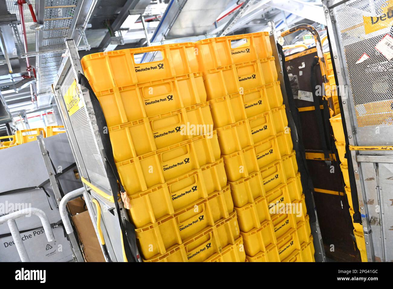 Deutsche Post DHL puts Germany's largest parcel location into operation ...