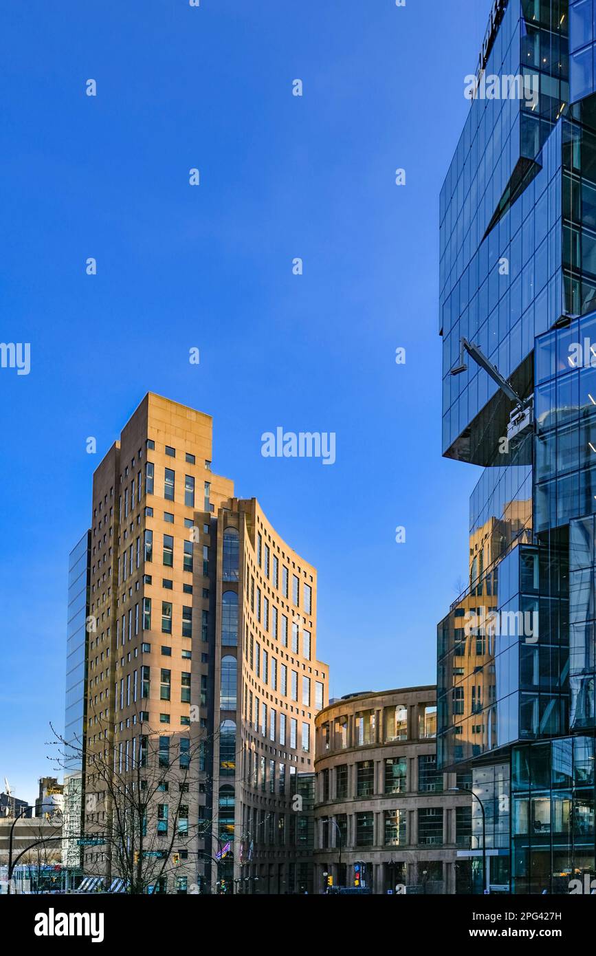 Deloitte summit tower hi-res stock photography and images - Alamy