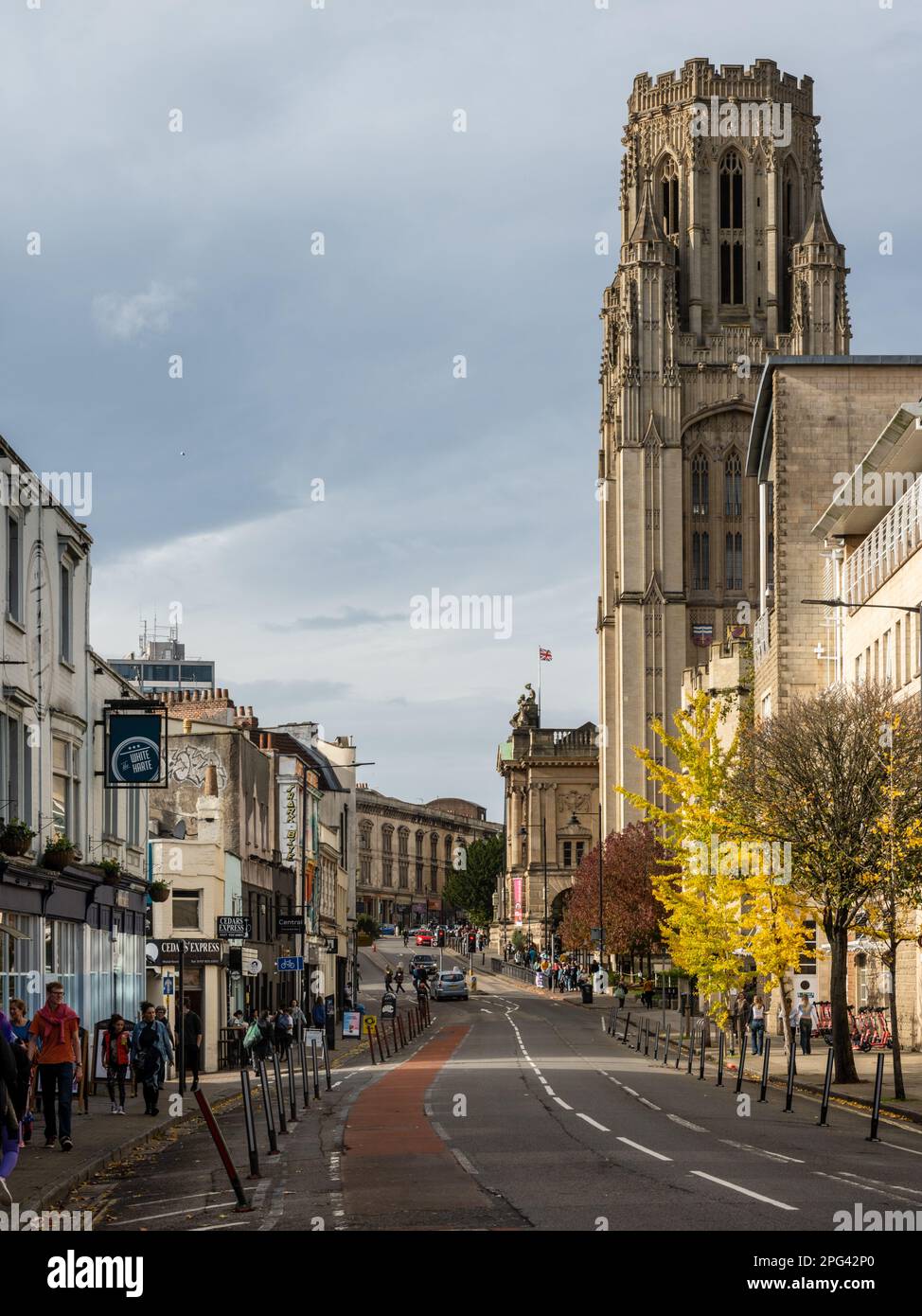 The Wills Memorial Building of the University of Bristol rises above ...