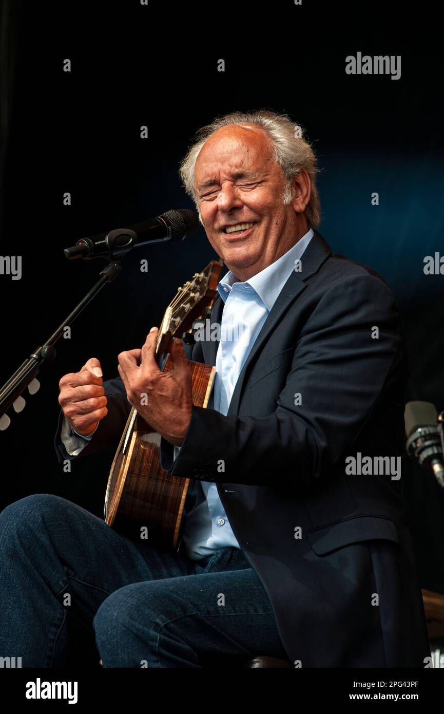 Maxime Le Forestier Stock Photo - Alamy