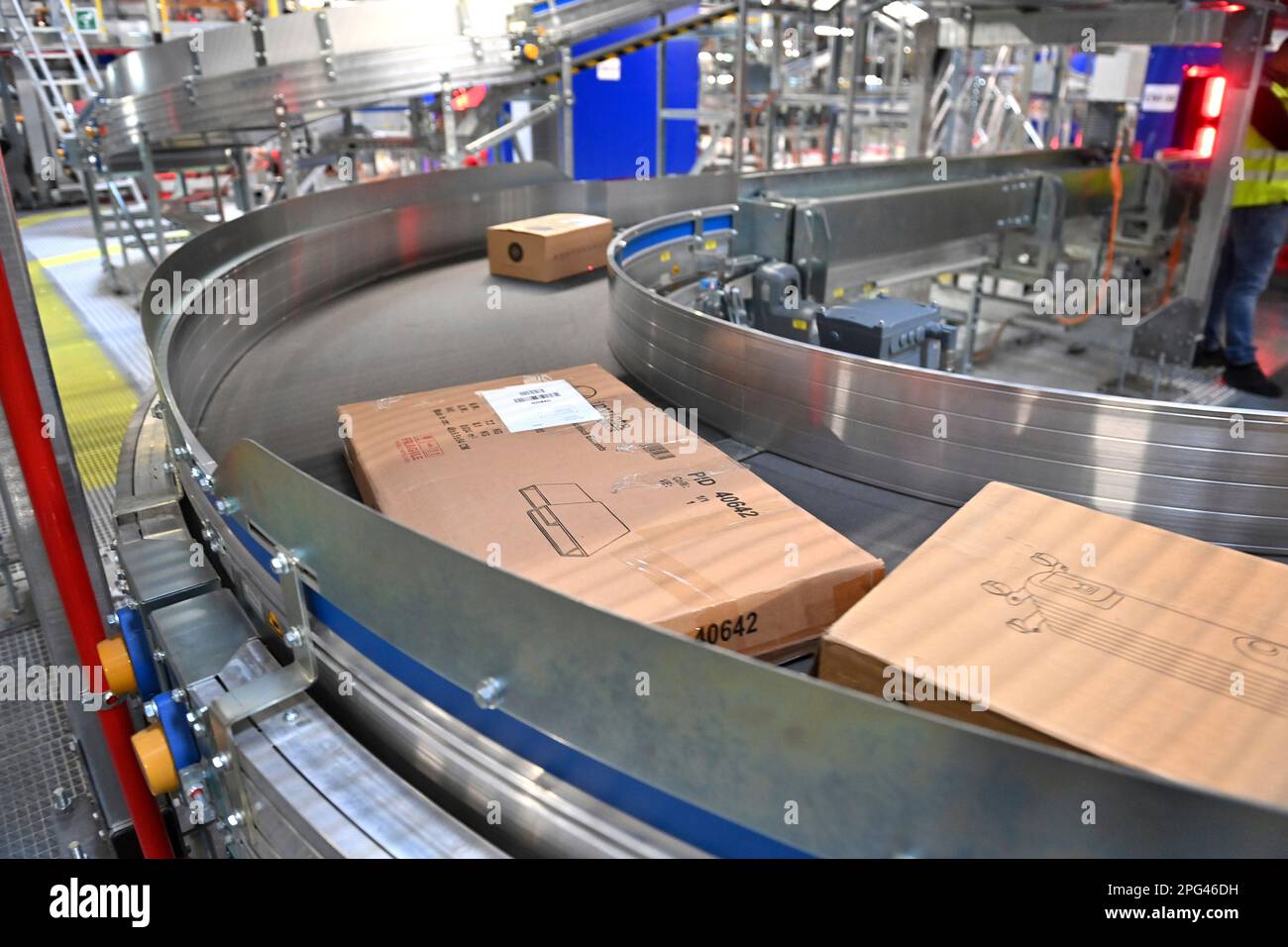 Deutsche Post DHL put Germany's largest parcel location into operation ...