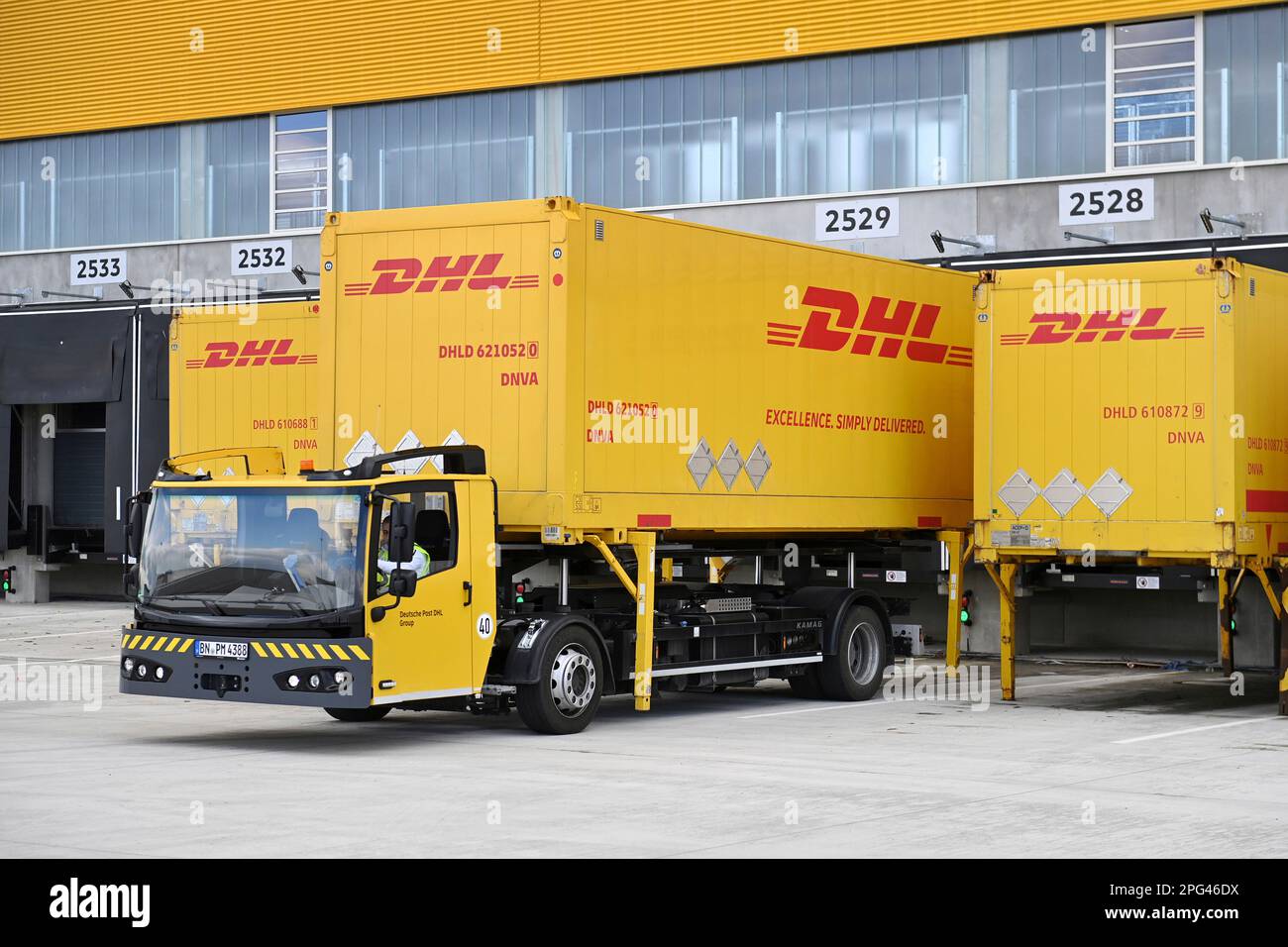 Deutsche Post DHL put Germany's largest parcel location into operation ...
