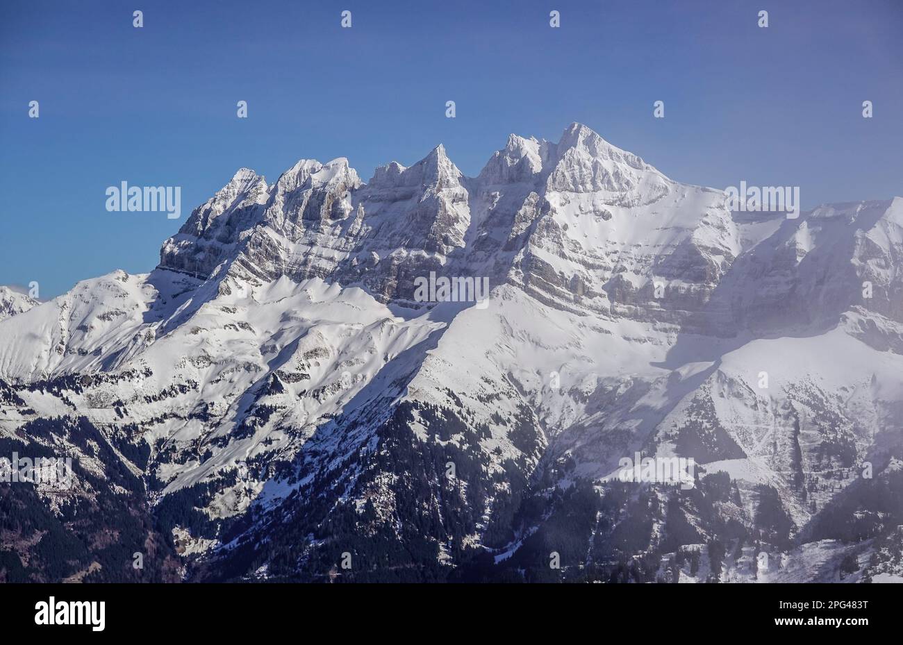 Bergkette hi-res stock photography and images - Alamy