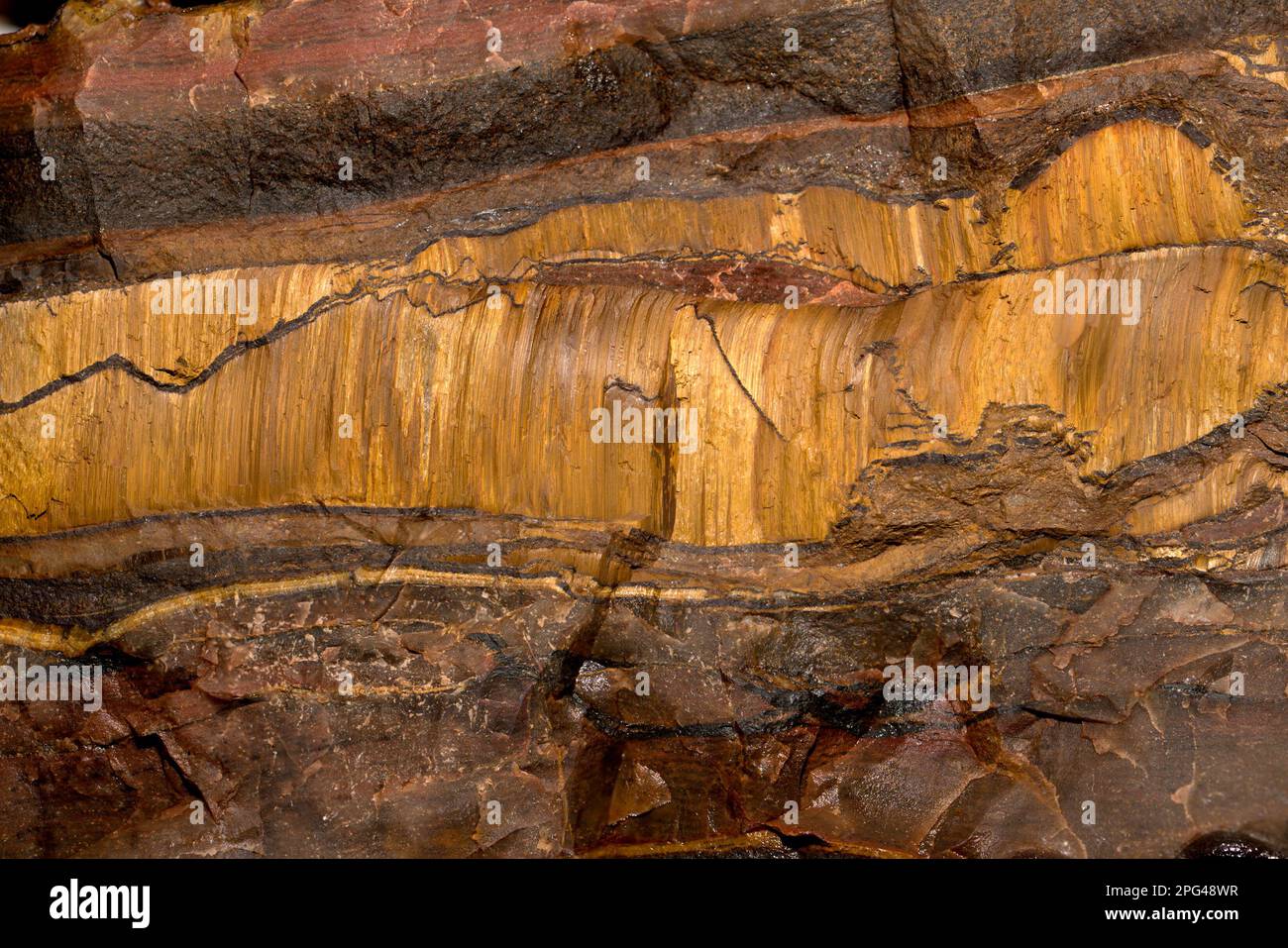 Tiger's Eye - commonest form of Chatoyant or cat's-eye quartz. with ...