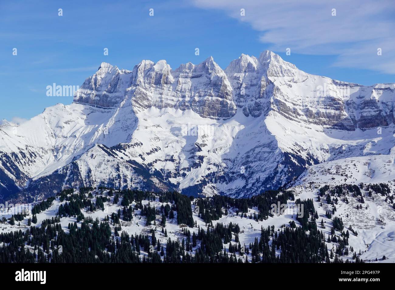 Bergkette hi-res stock photography and images - Alamy