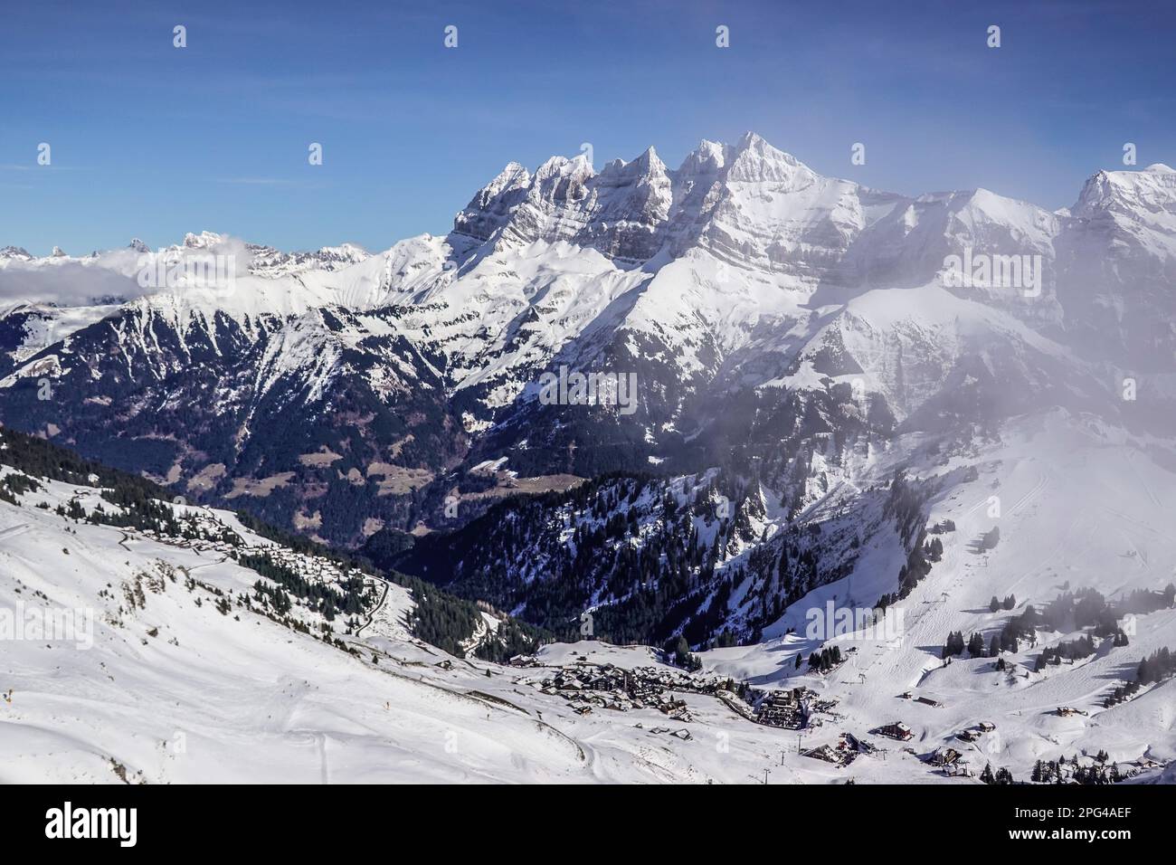 Bergkette Dents du Midi, Wallis, Schweiz Stock Photo - Alamy