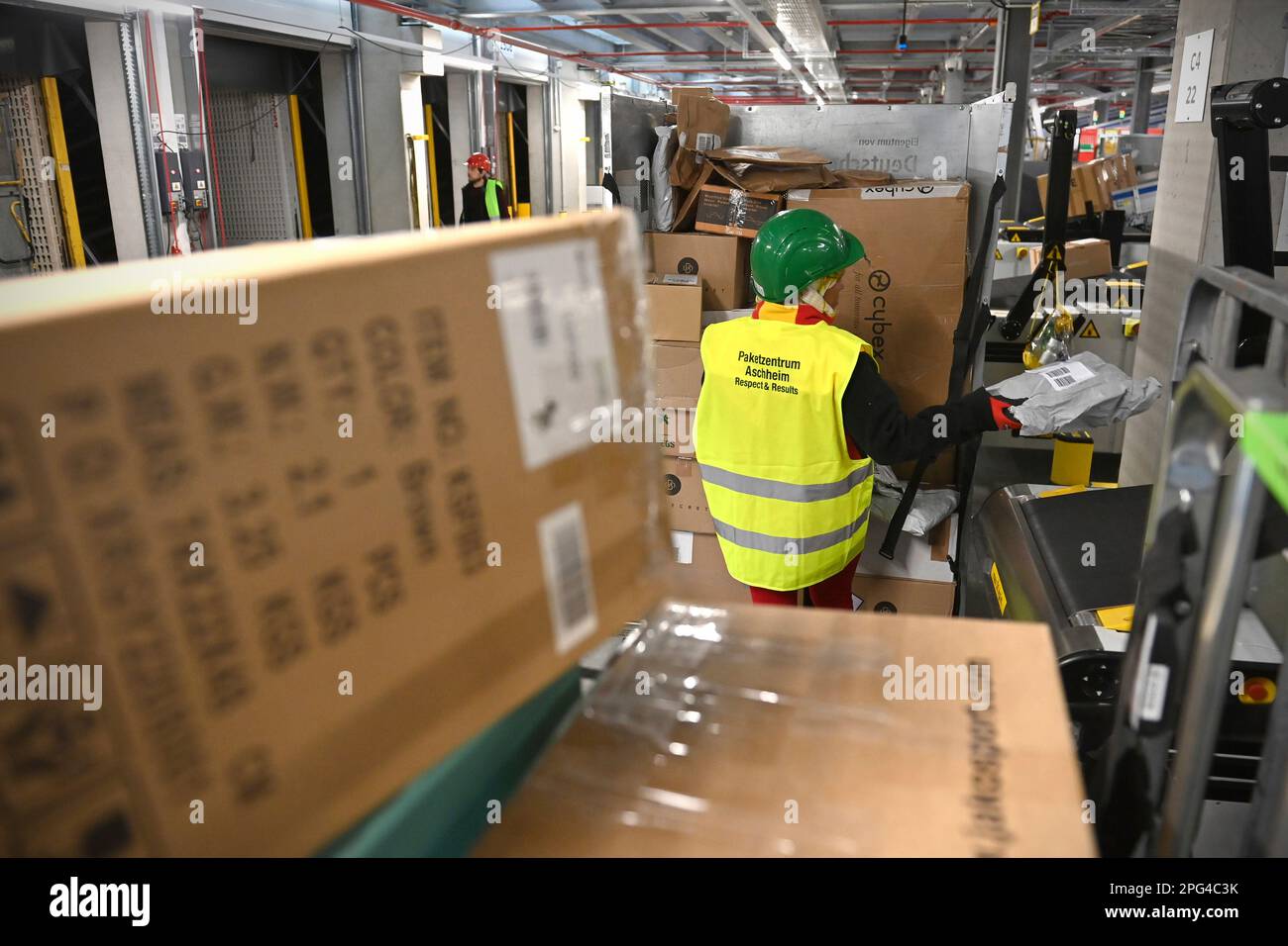 Deutsche Post DHL puts Germany's largest parcel location into operation ...