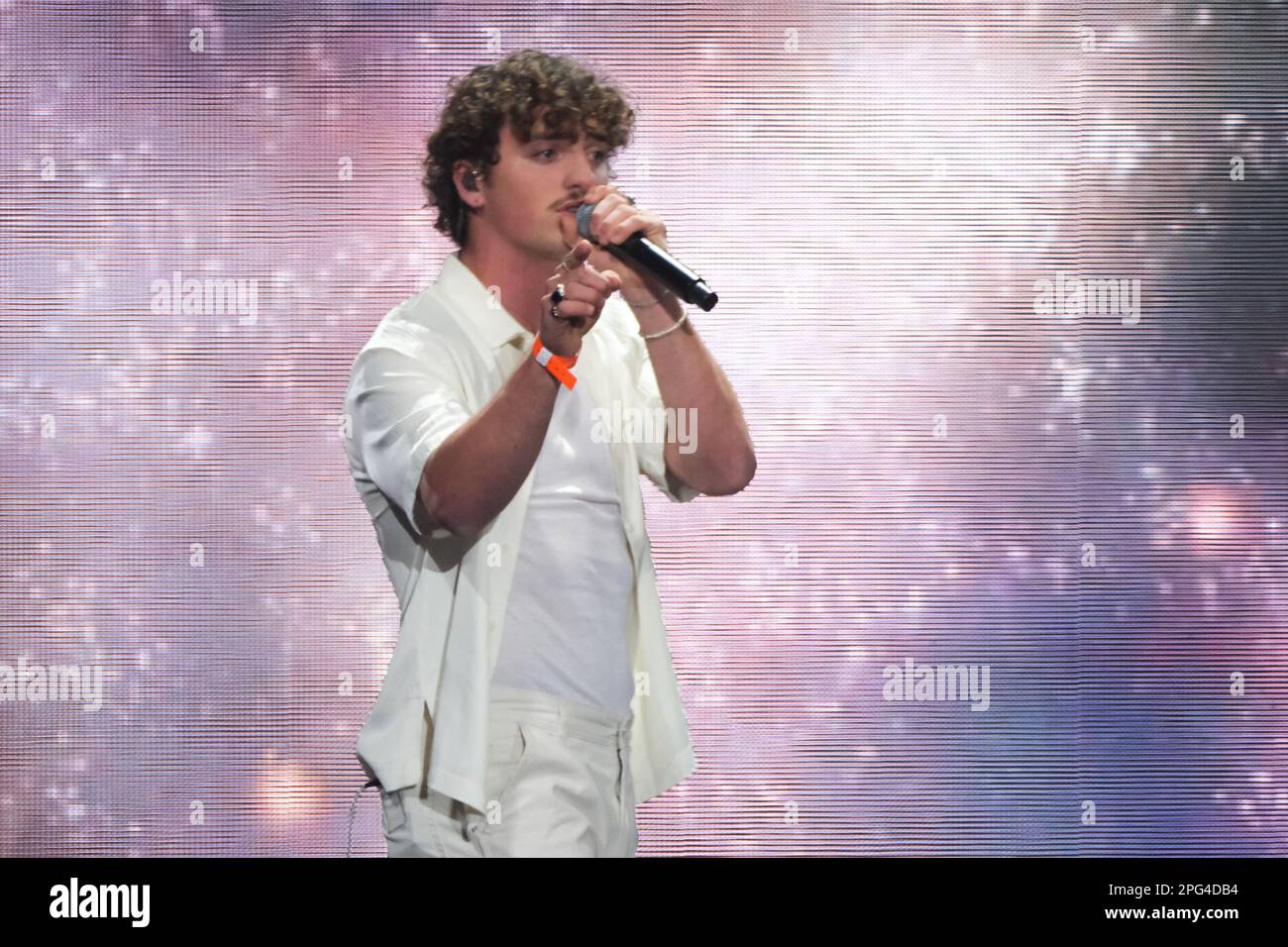 Benson boone hi-res stock photography and images - Alamy