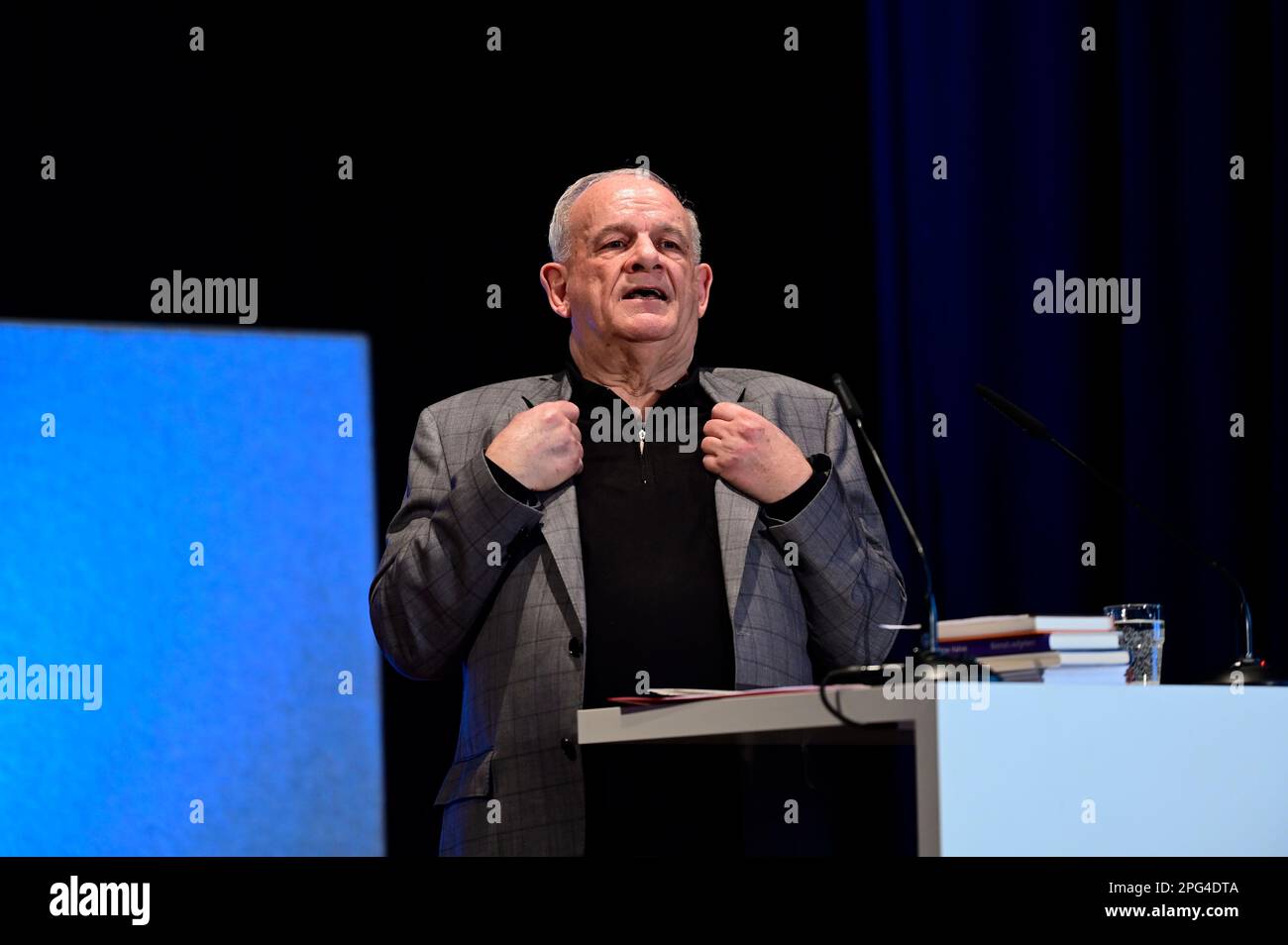 Peter Hahne bei seinem Vortrag „Nur die Wahrheit zählt. Wie wir aus der ...