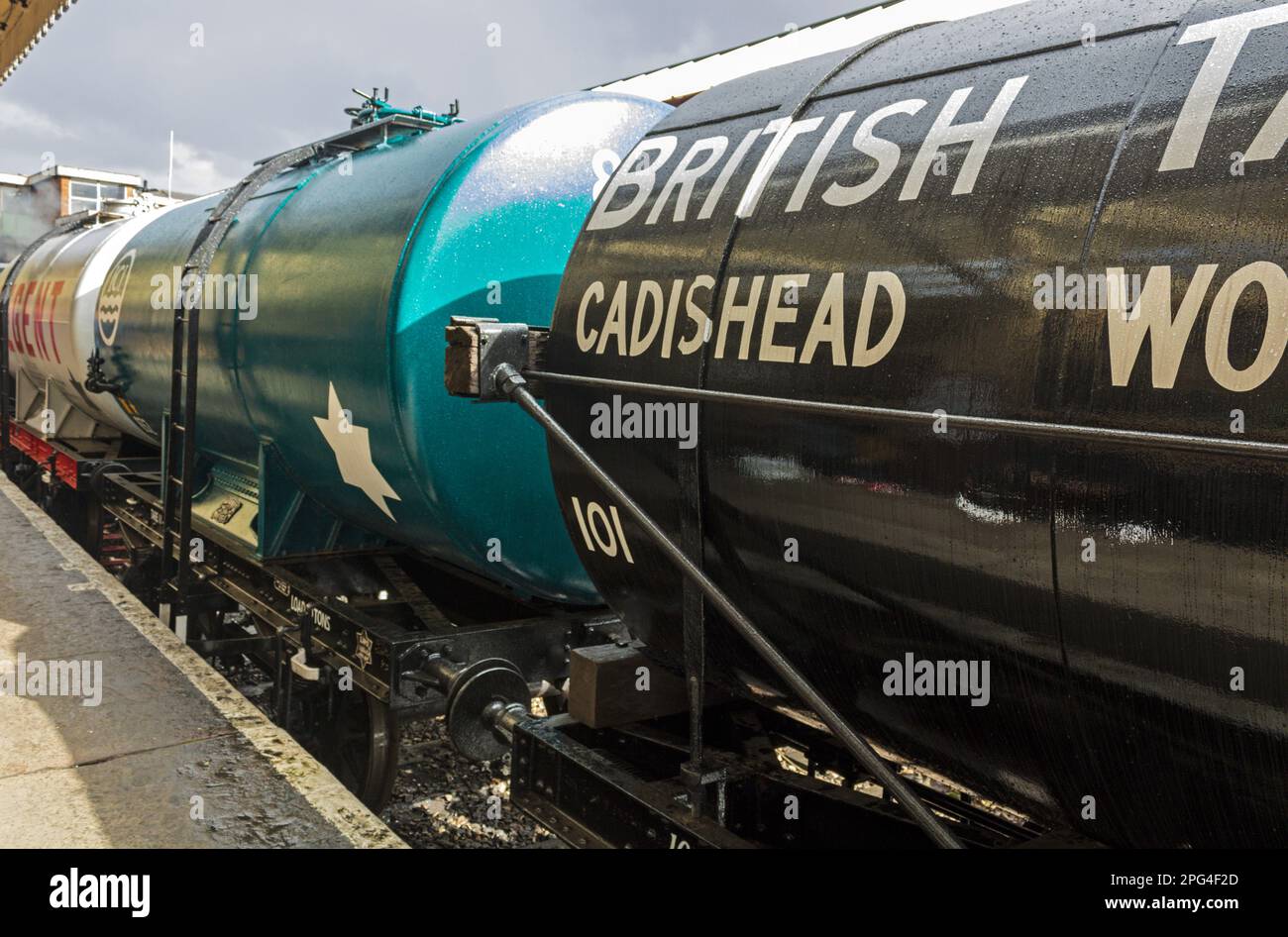 Tar tanker hi-res stock photography and images - Alamy