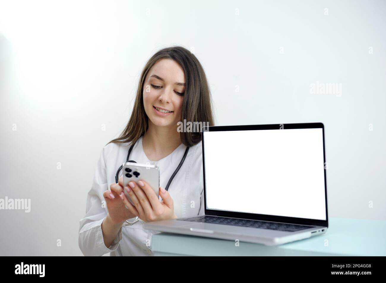 White ekran hi-res stock photography and images - Alamy