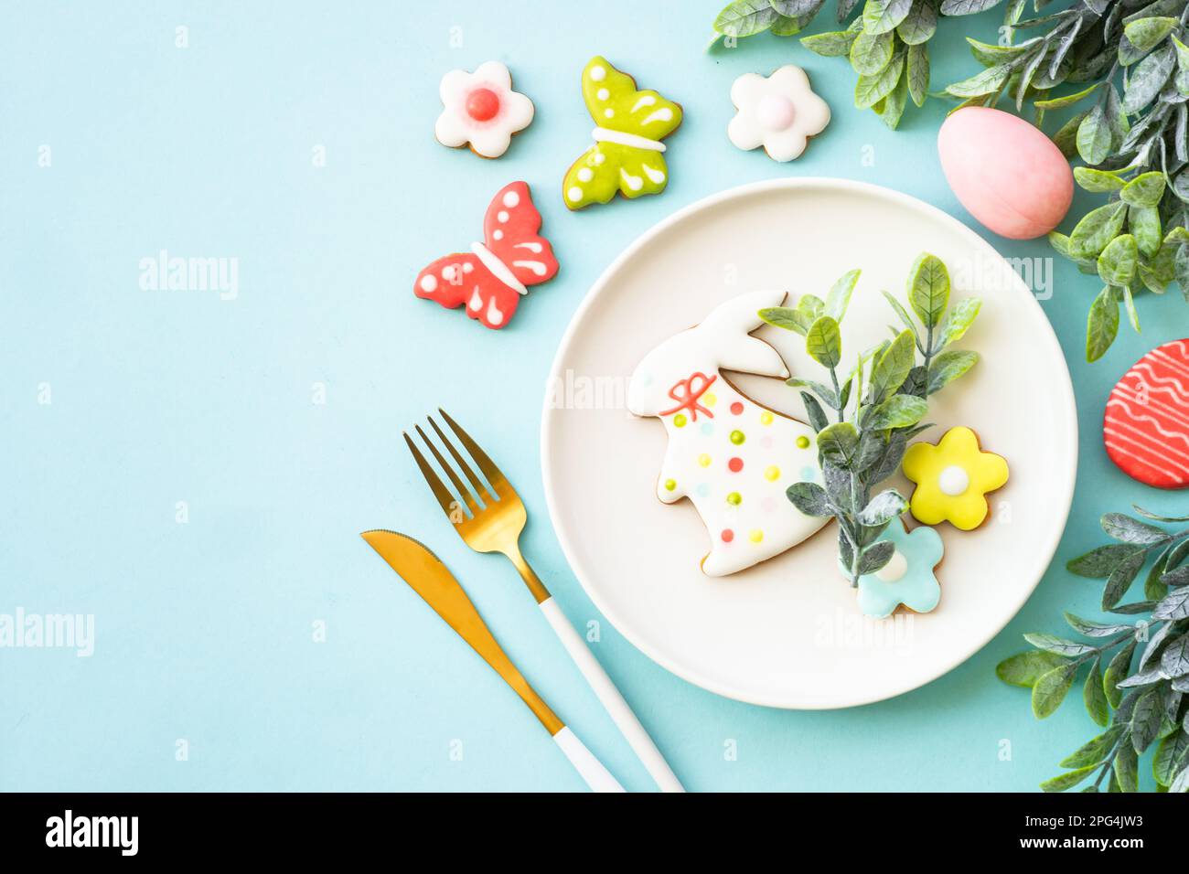Easter table setting, Easter food background Stock Photo - Alamy