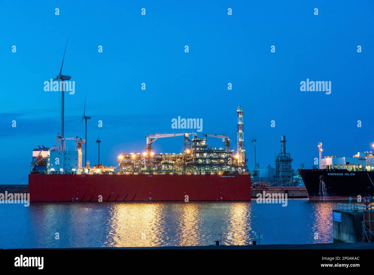 EemsEnergyTerminal, floating LNG terminal in the seaport of Eemshaven ...
