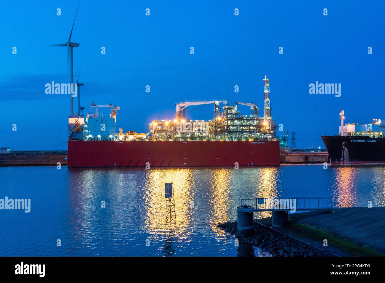 EemsEnergyTerminal, floating LNG terminal in the seaport of Eemshaven ...