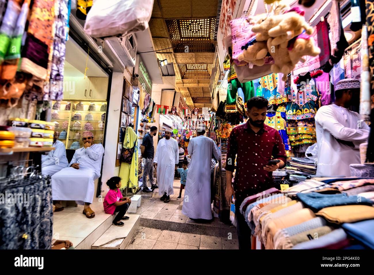 Scenes inside the Mutrah Souq bazaar, Muscat, Oman Stock Photo - Alamy