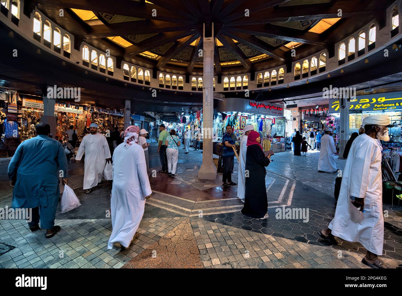 Scenes inside the Mutrah Souq bazaar, Muscat, Oman Stock Photo - Alamy