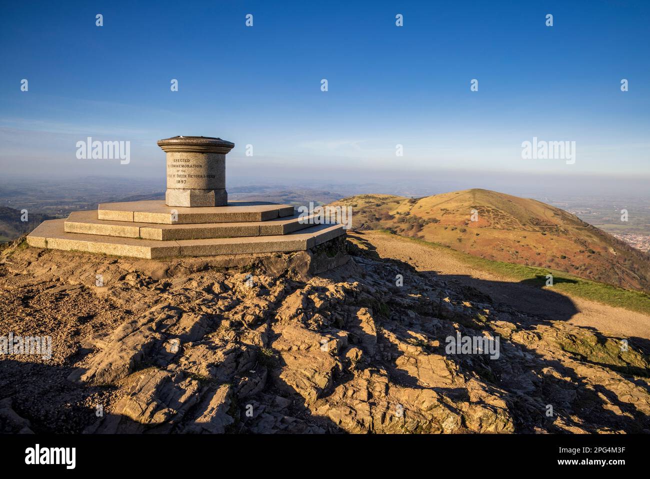 The Worcestershire Beacon Toposcope with North Hill in the background ...