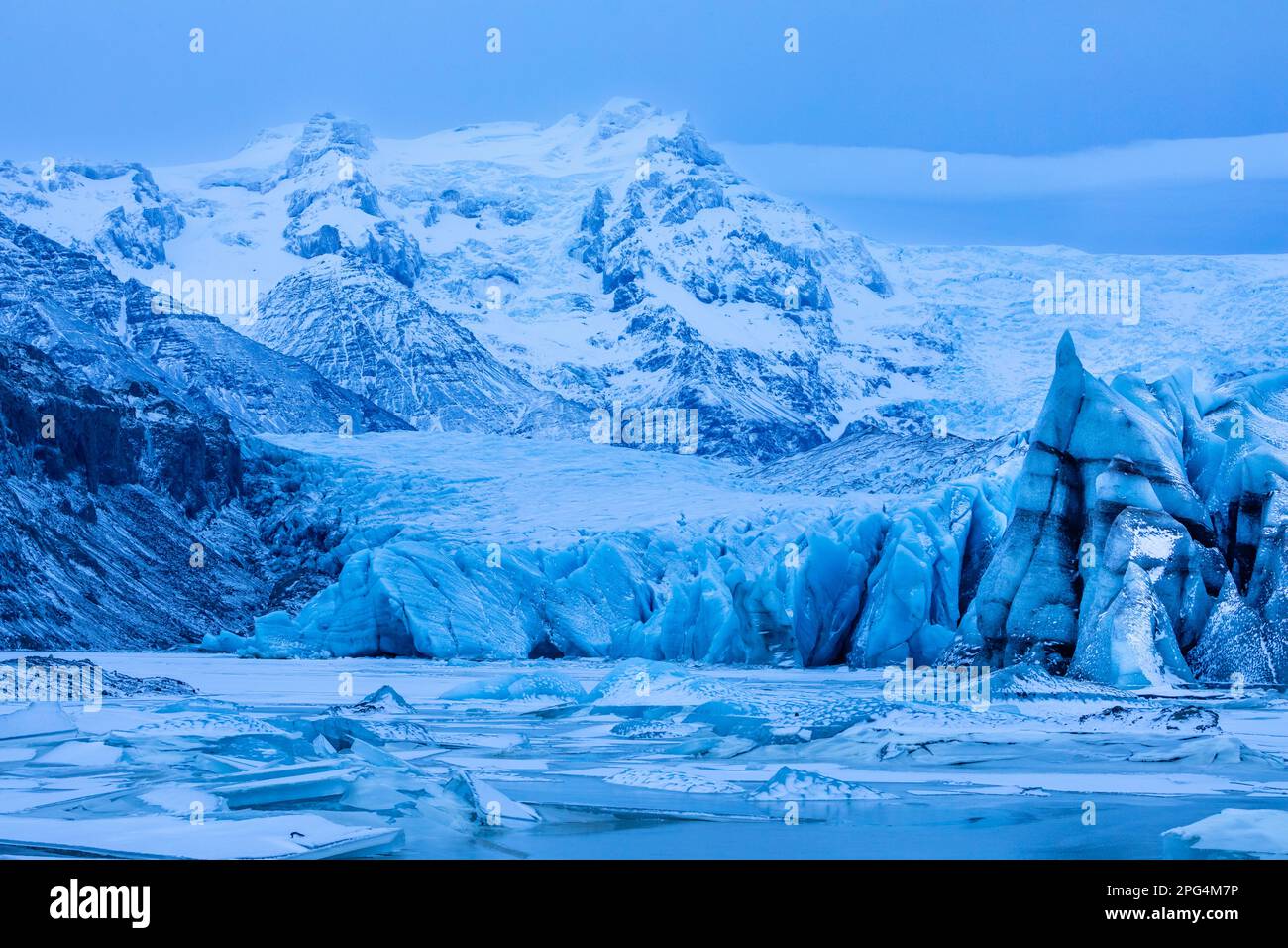 Interstellar movie hi-res stock photography and images - Alamy