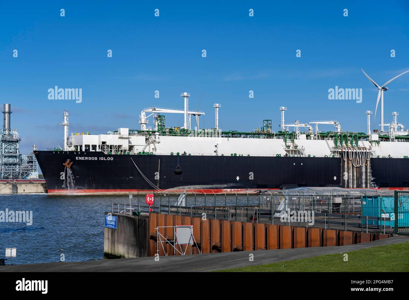 EemsEnergyTerminal, floating LNG terminal in the seaport of Eemshaven ...