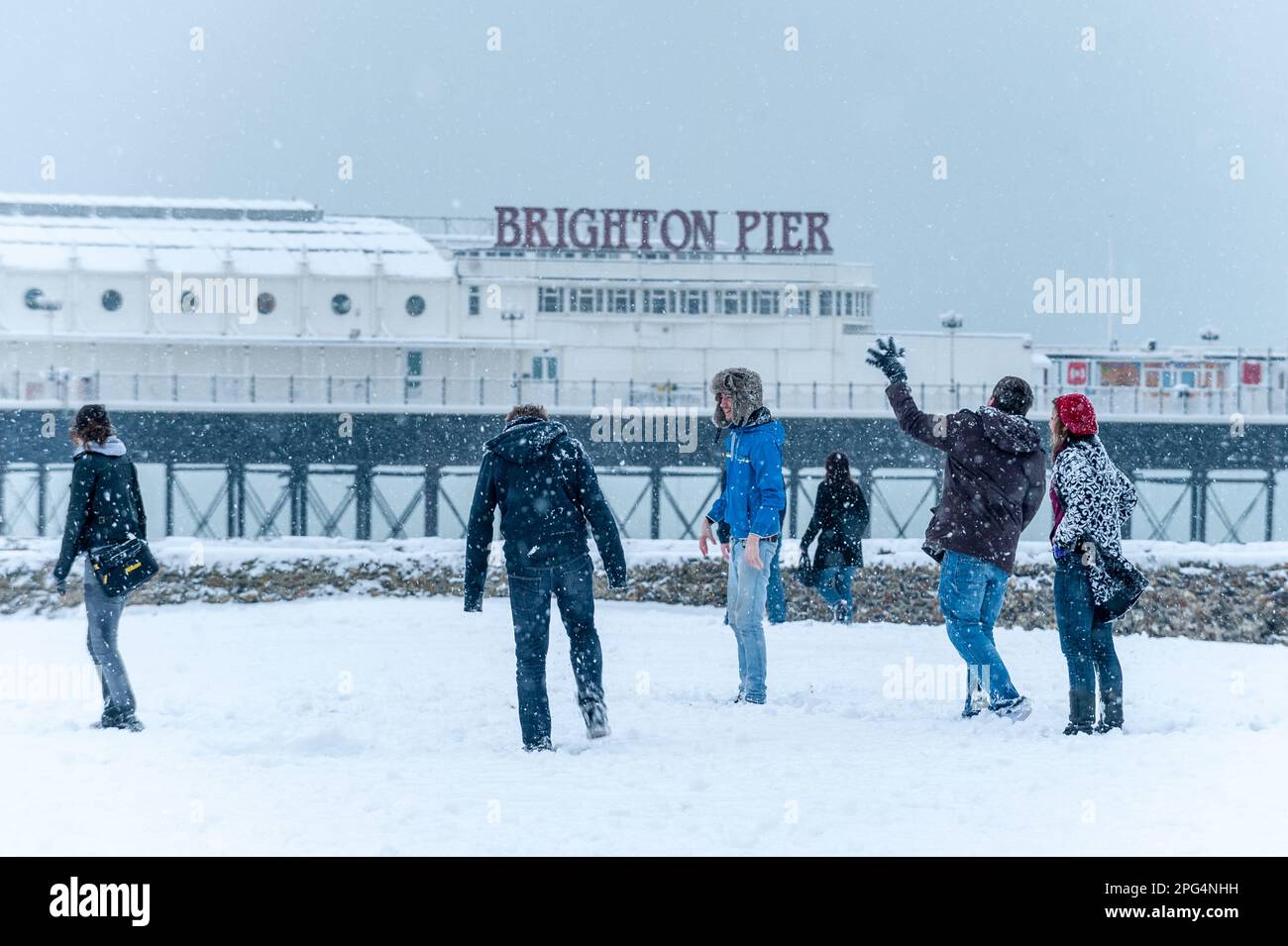 Brighton, February 2nd 2009: Rare snowfall on Brighton beach Stock ...