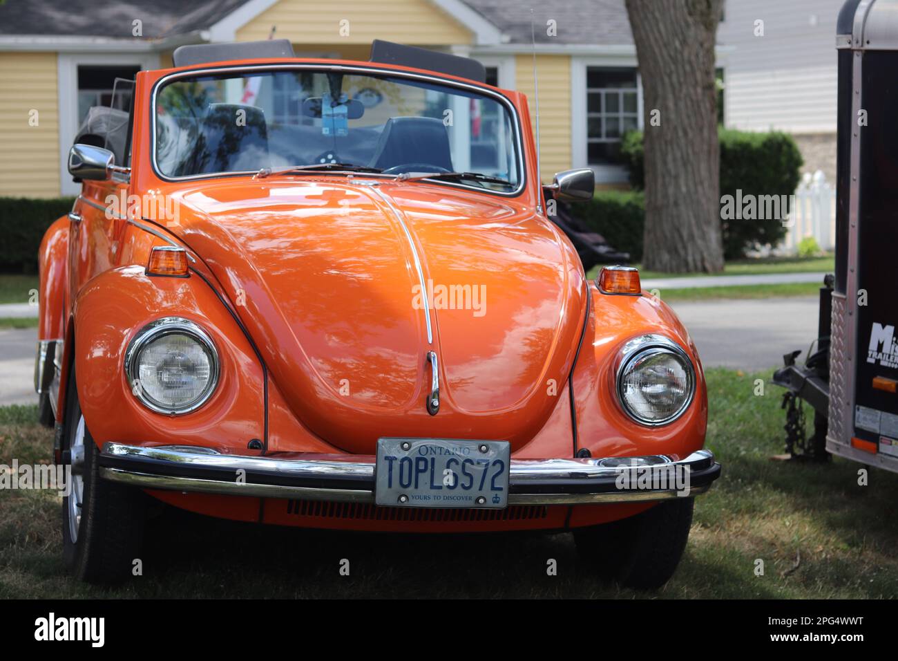 Vw beetle top view hi-res stock photography and images - Alamy