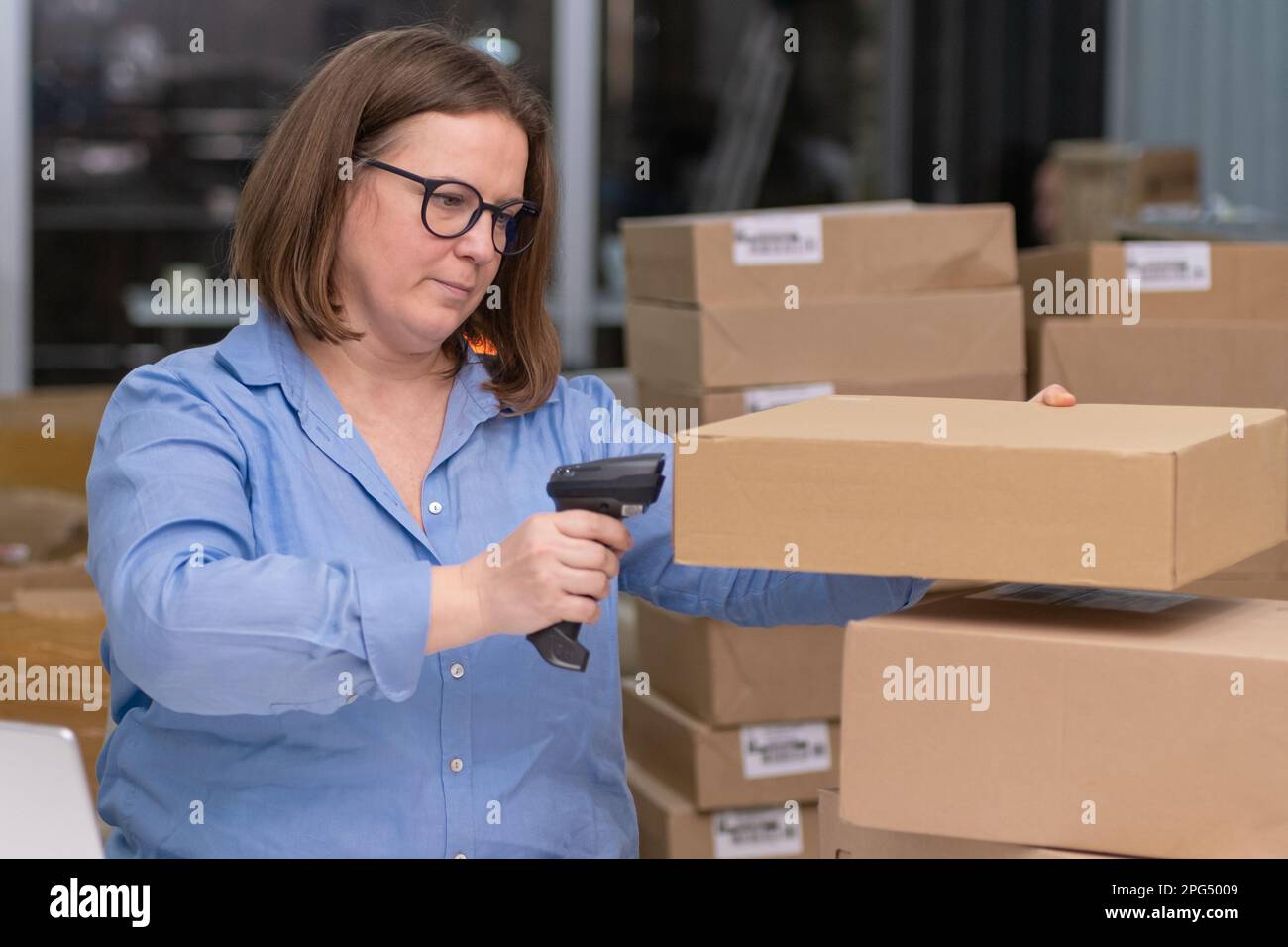 express delivery service for small business owner or online store ...