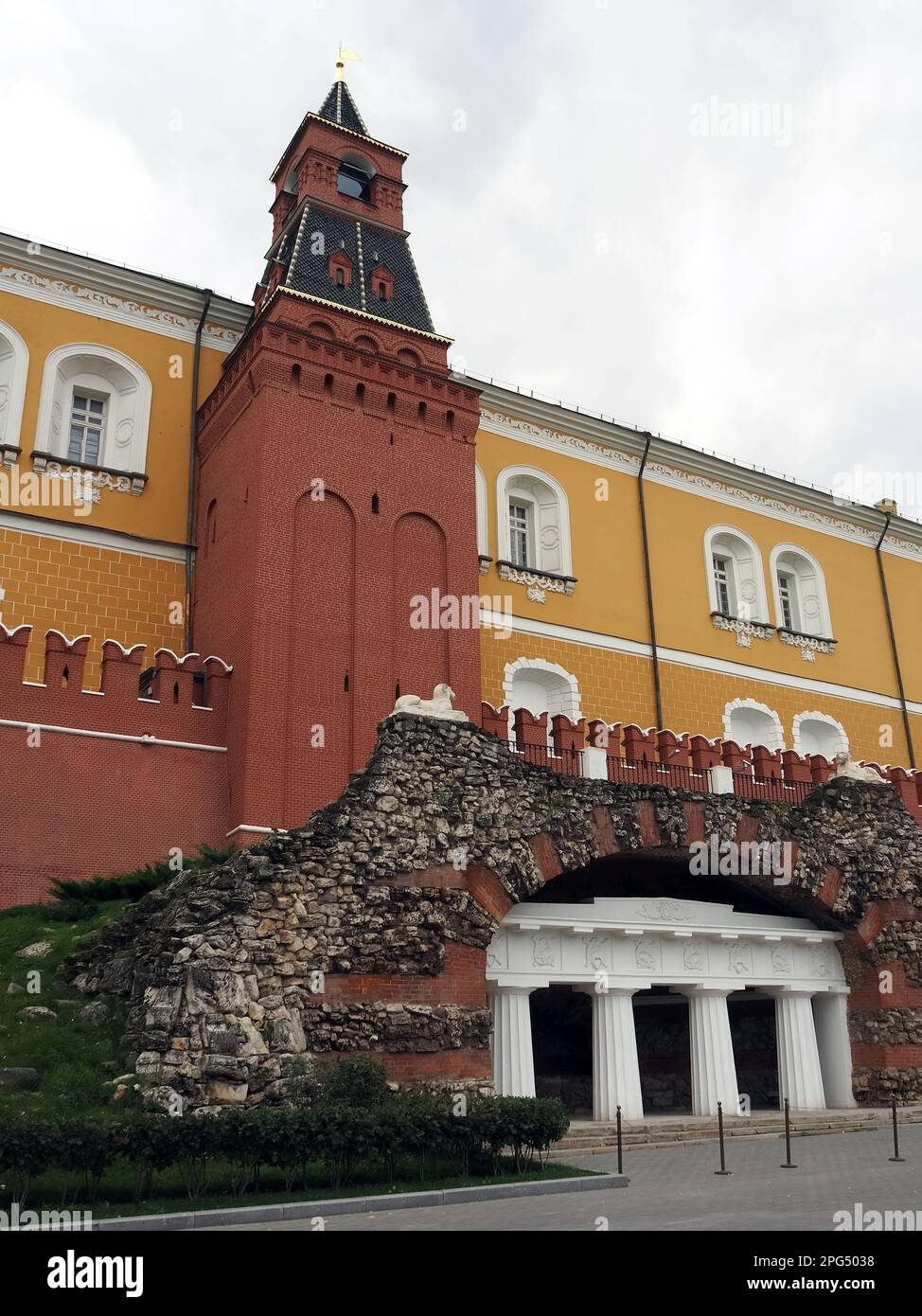 Middle Arsenal Tower, Srednyaya Arsenal'naya Bashnya, Kremlin ...