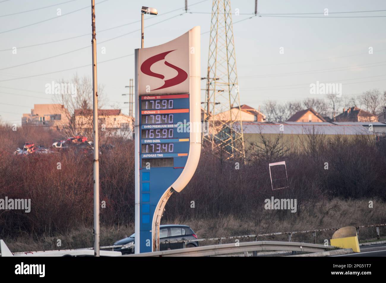 Nis station hi-res stock photography and images - Alamy