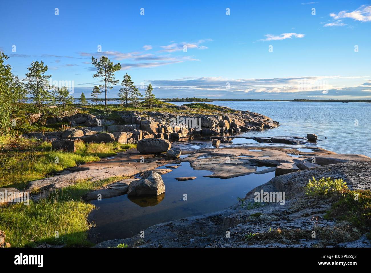 The White Sea. Summer seascape in East Karelia, Russia Stock Photo - Alamy
