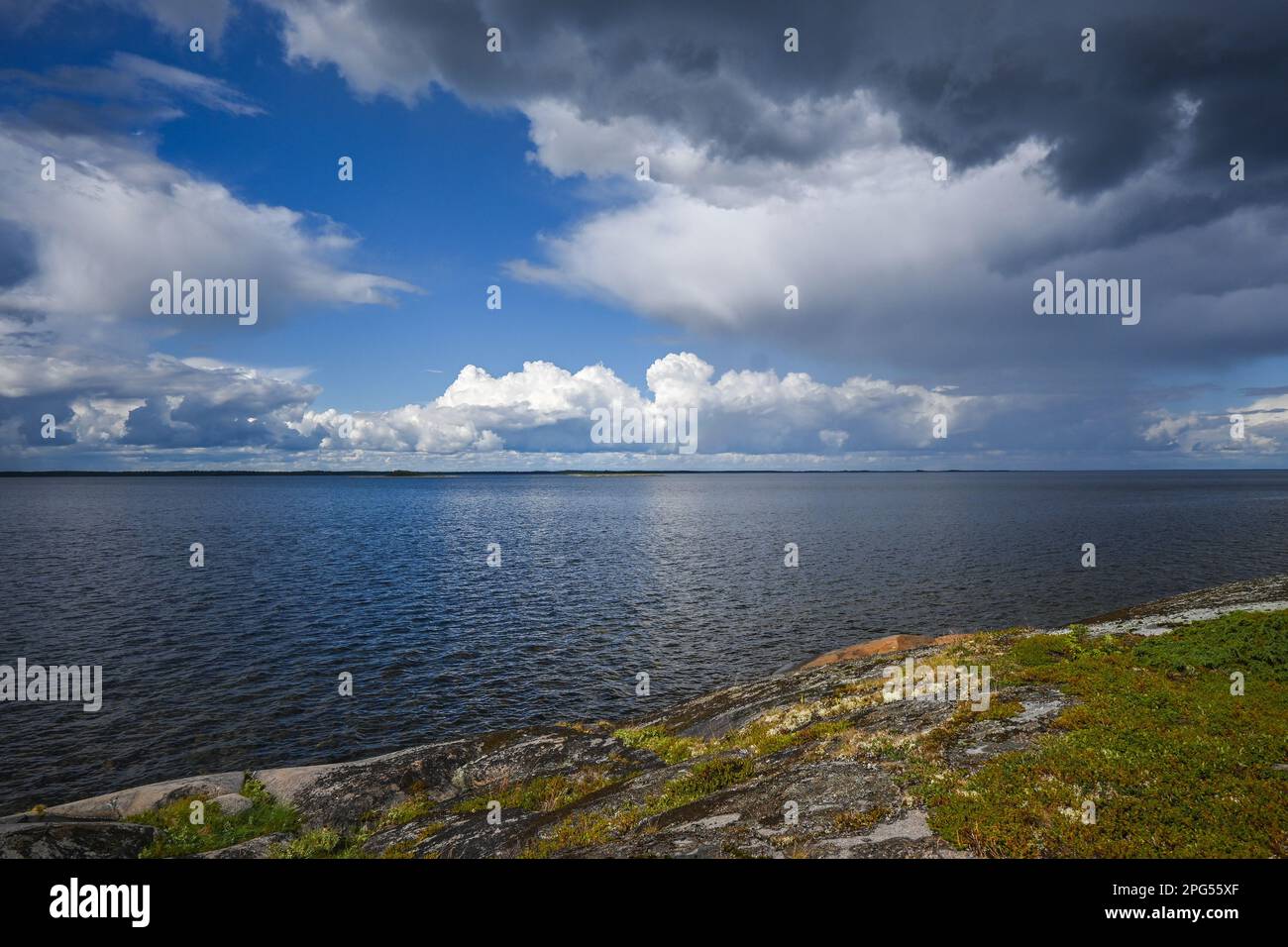 The White Sea. Summer seascape in East Karelia, Russia Stock Photo - Alamy