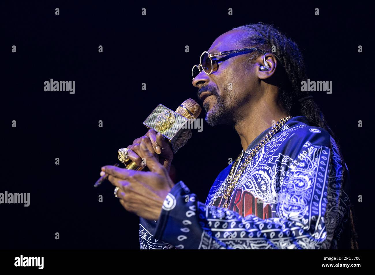 AMSTERDAM - American rapper Snoop Dogg during his performance in the ...