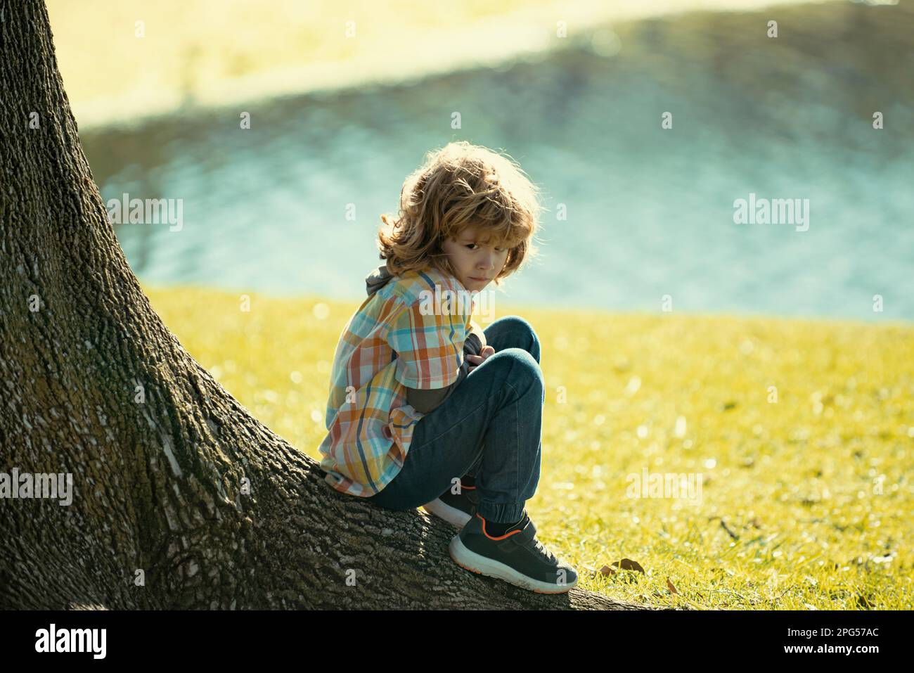 Children depression, problems. Lonely kid. Loneliness child. Kids ...