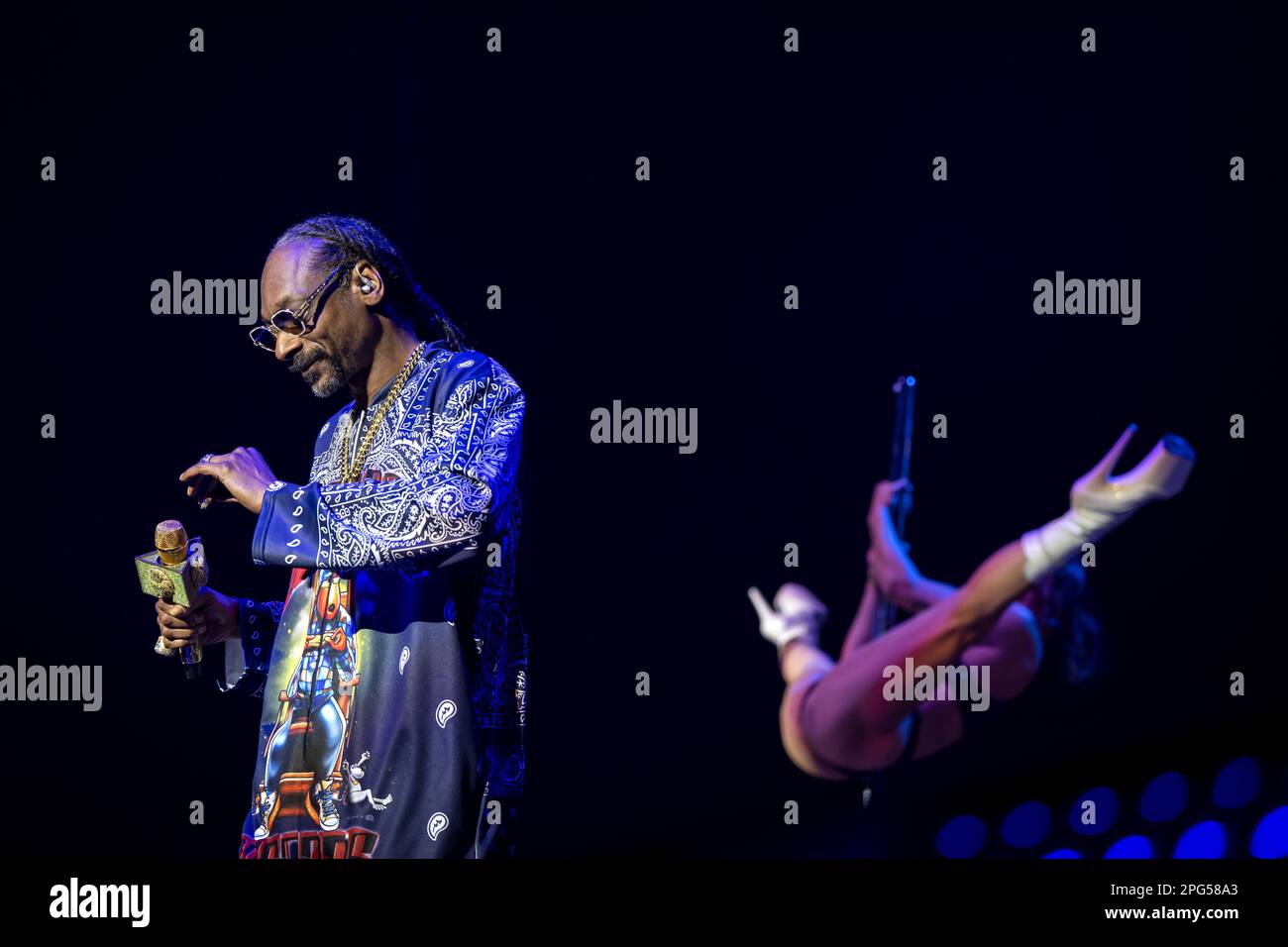 AMSTERDAM - American rapper Snoop Dogg during his performance in the ...