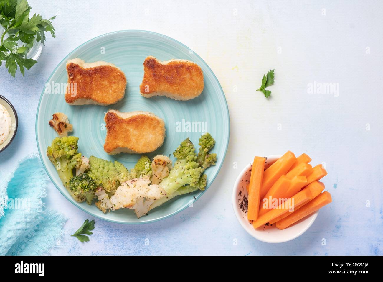 Fish shaped nuggets hi-res stock photography and images - Alamy