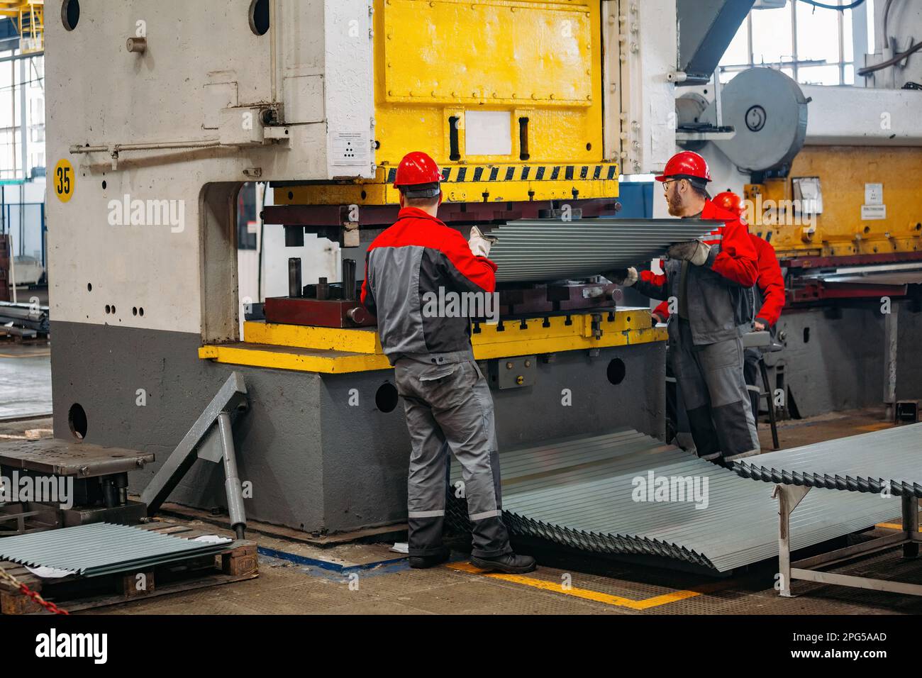 Process operators work on cnc hi-res stock photography and images - Alamy