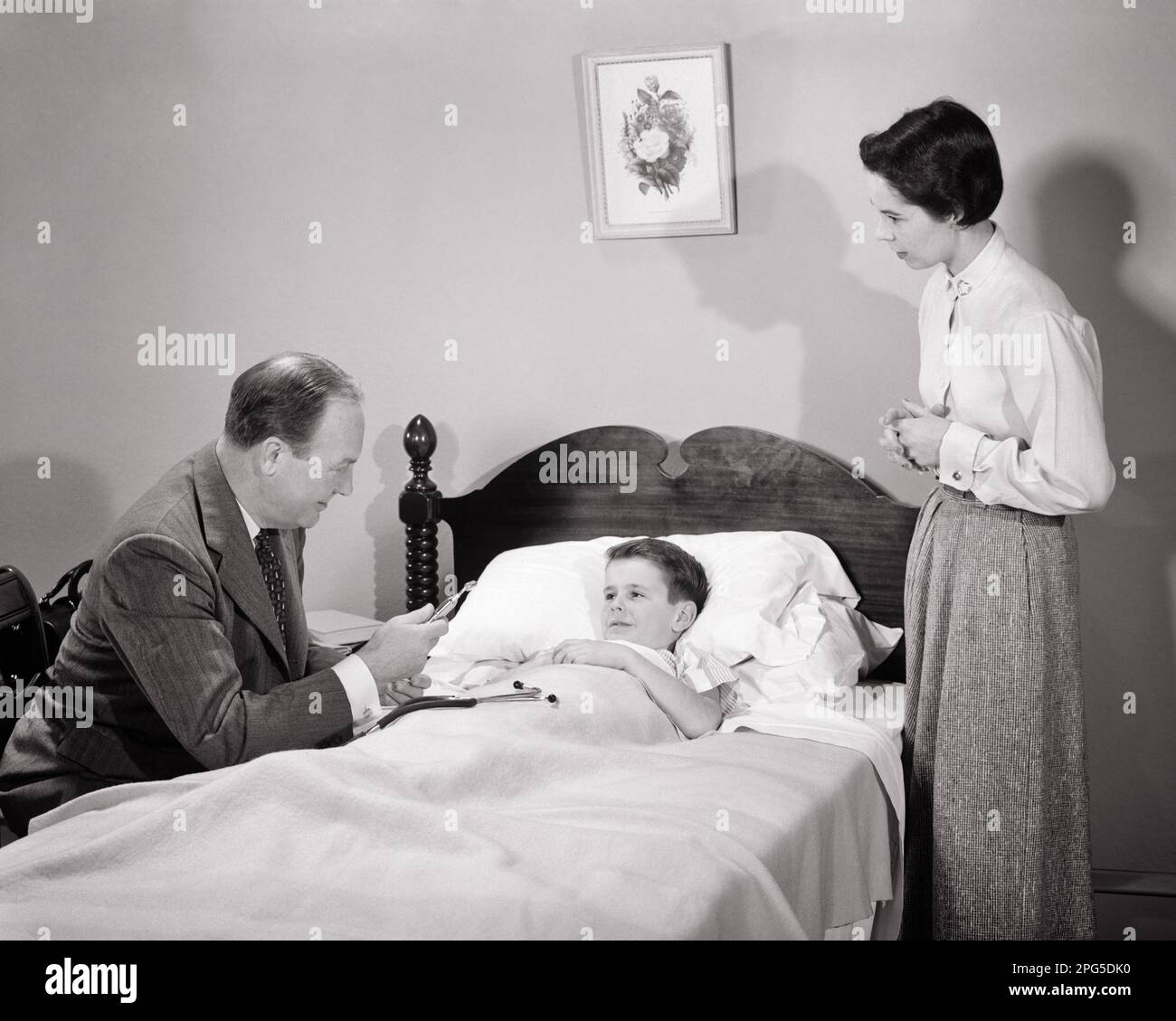 Vintage doctor home visit hi-res stock photography and images - Alamy
