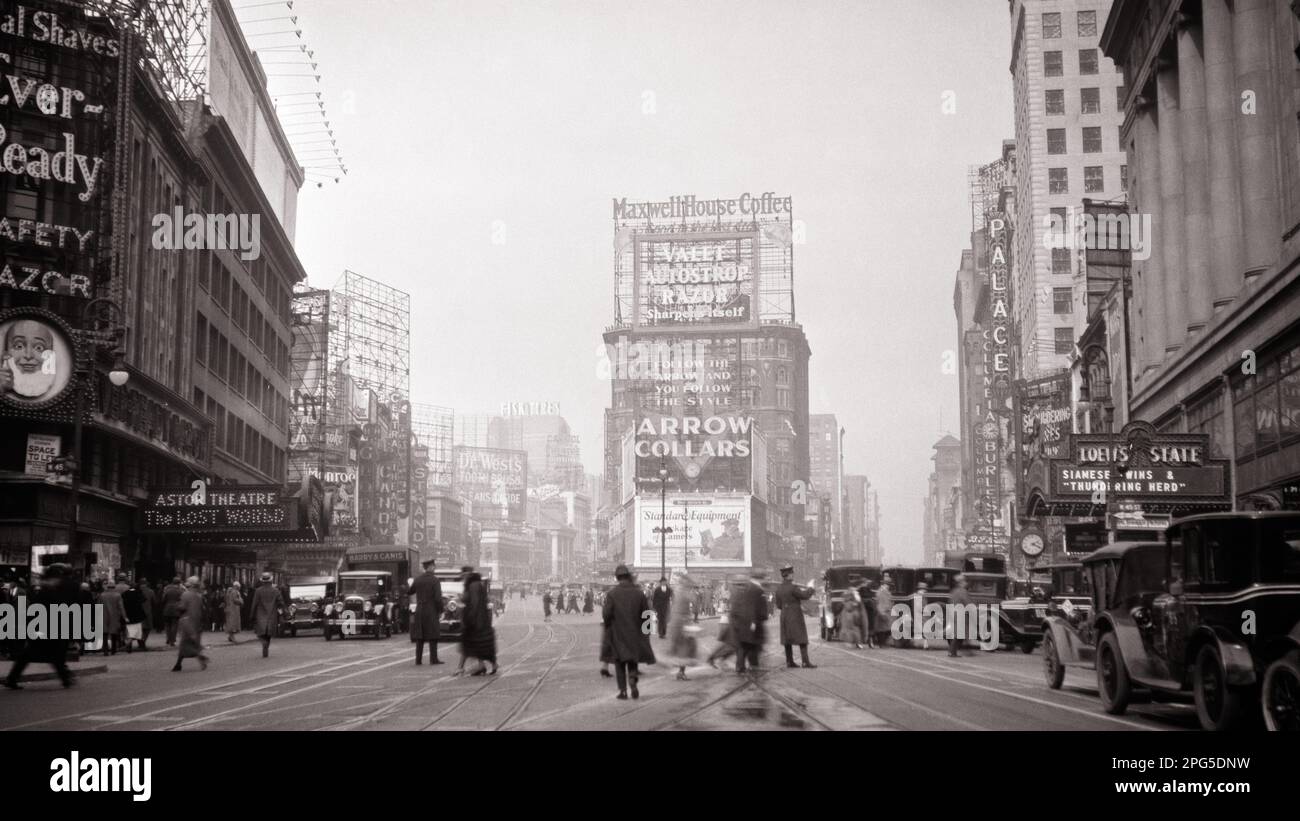 1920s TIMES SQUARE LOOKING NORTH FROM 45TH STREET PEDESTRIANS ...