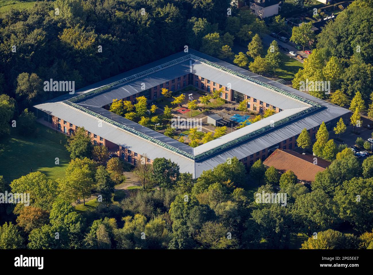 Forderschule fur korperliche und motorische entwicklung hi-res stock ...