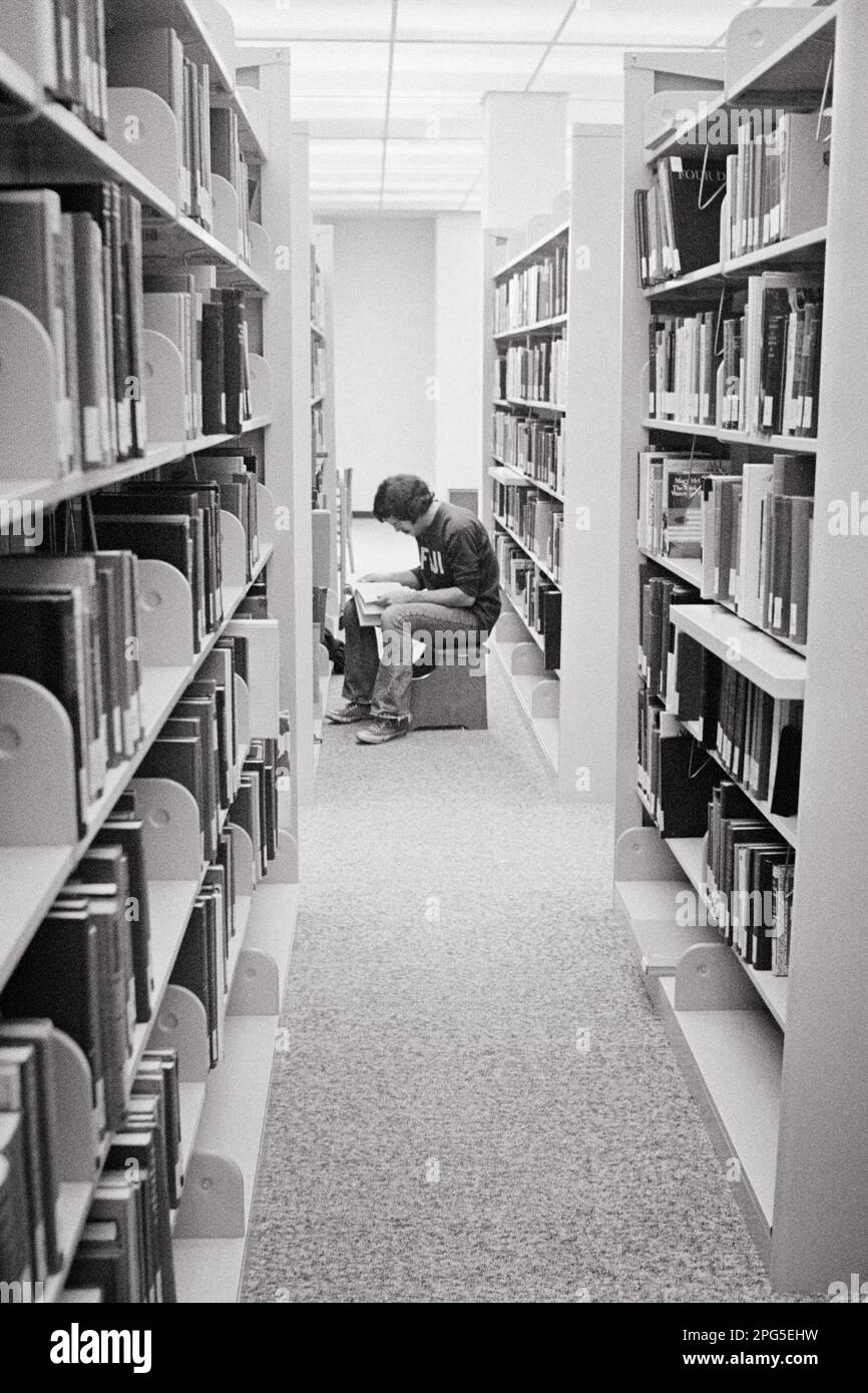 1970s old men sitting hi-res stock photography and images - Alamy