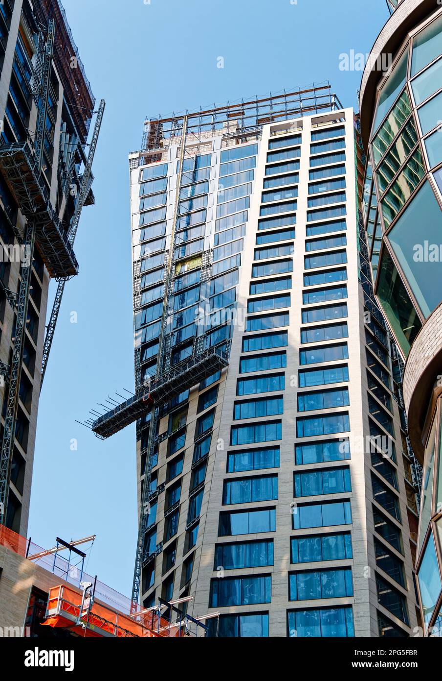 Scaffolding on Office Tower Stock Photo - Alamy