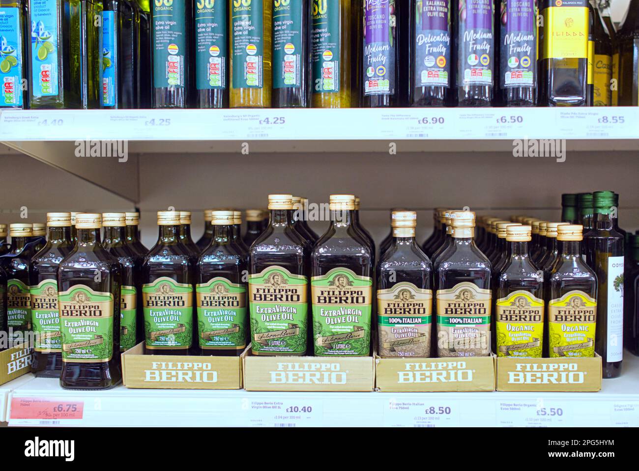 Cooking oil supermarket hi-res stock photography and images - Alamy