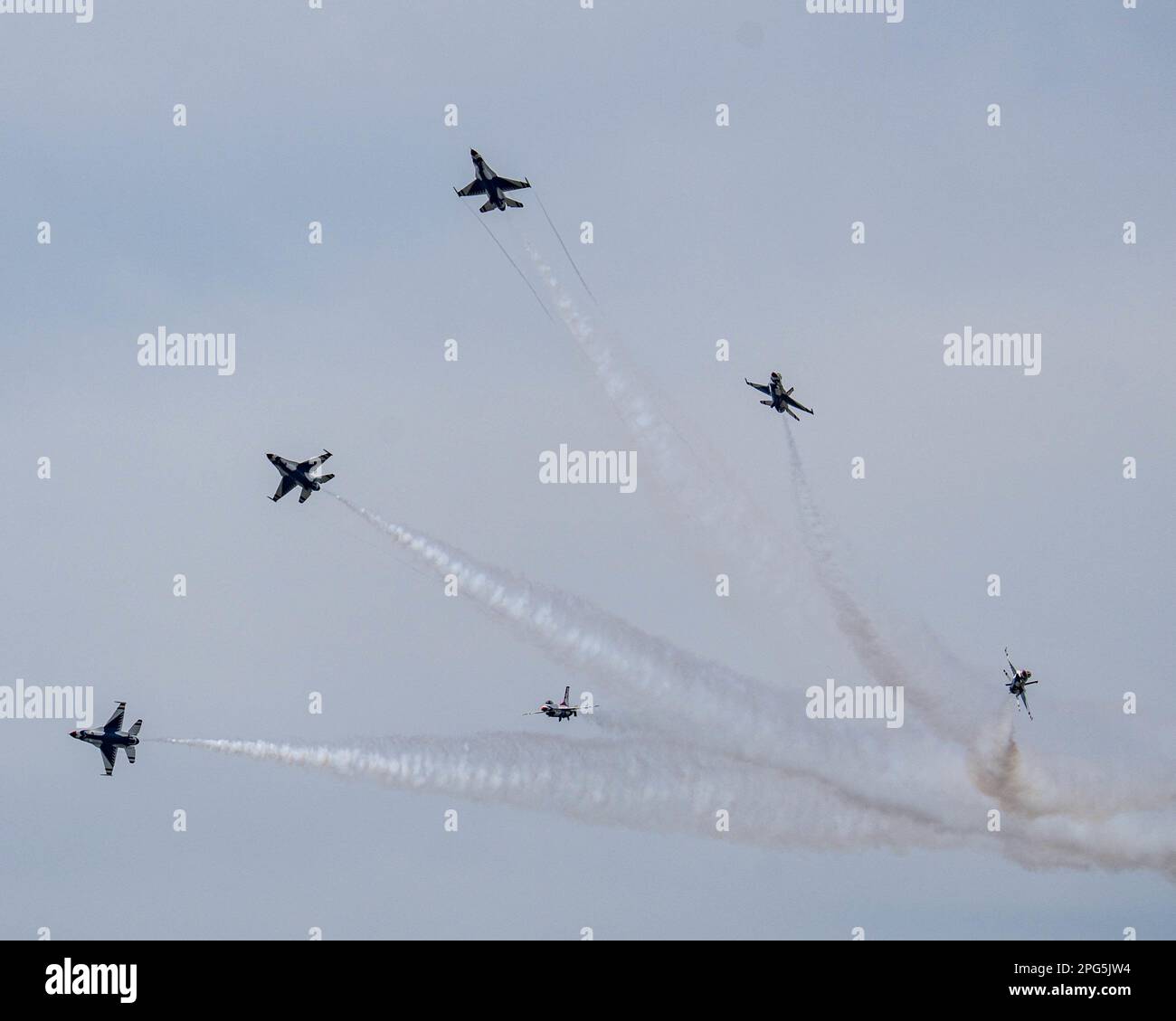The United States Air Force Air Demonstration Squadron "Thunderbirds ...