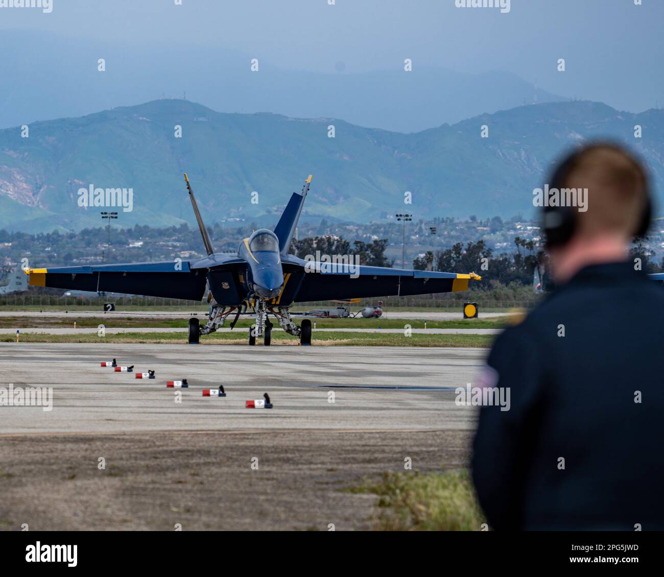 The United States Air Force Air Demonstration Squadron "Thunderbirds ...