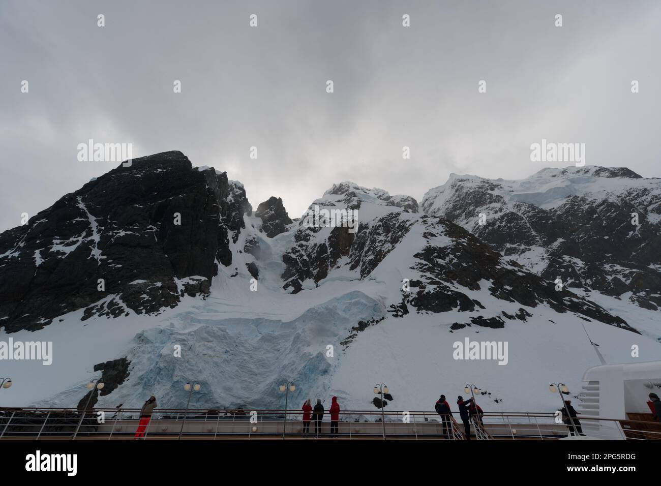 Cruise ship in lemaire channel hi-res stock photography and images - Alamy