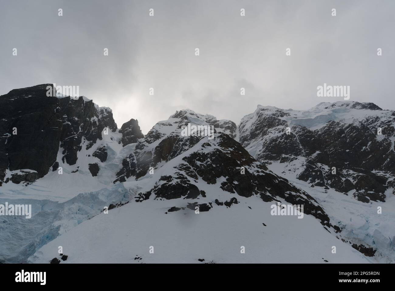 Narrow navigation channel hi-res stock photography and images - Alamy