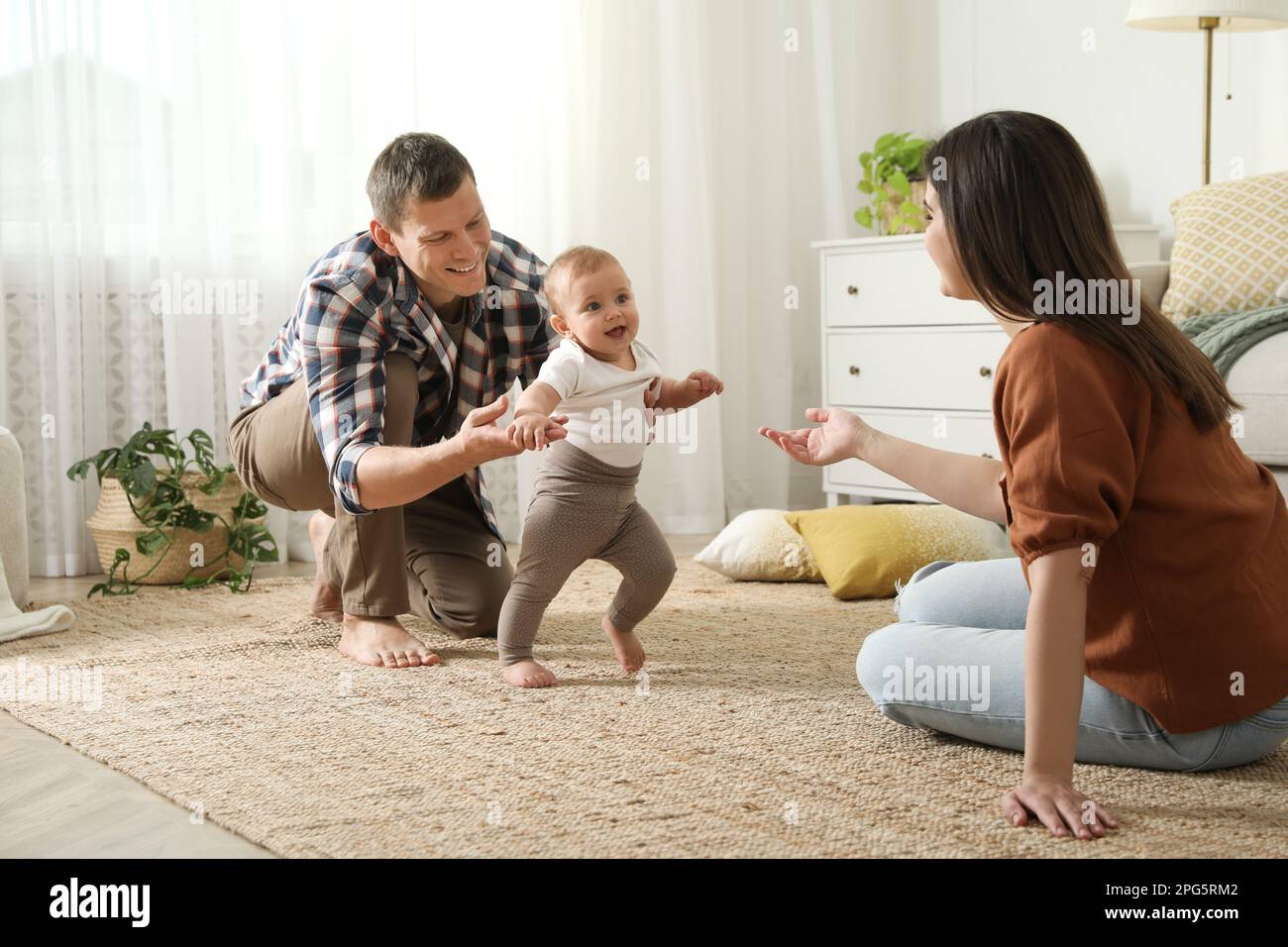 Parents supporting parents hi-res stock photography and images - Alamy